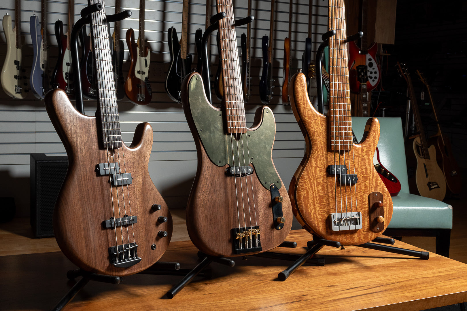 LowDown – Chicago Music Exchange