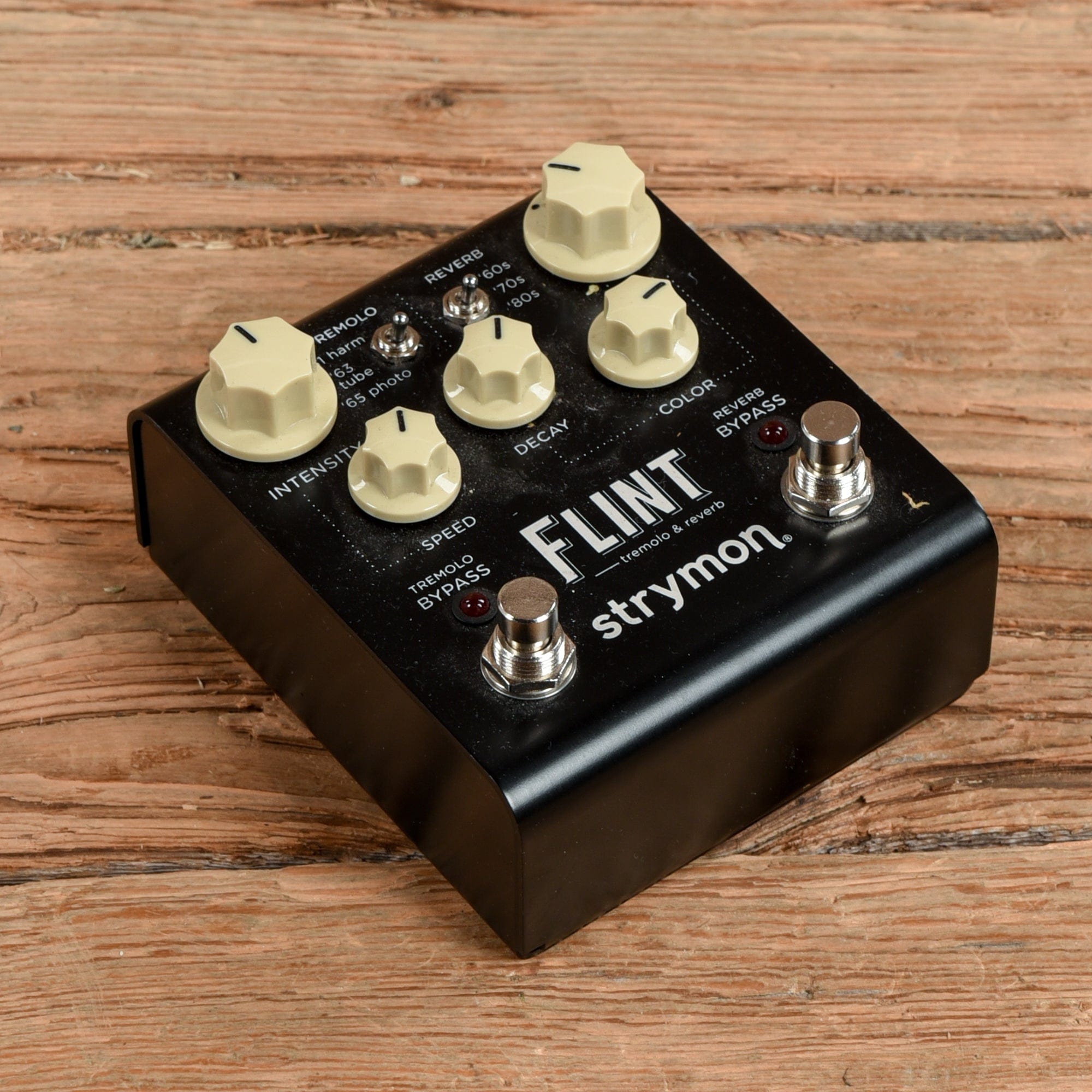 Strymon Flint Reverb and Tremolo – Chicago Music Exchange