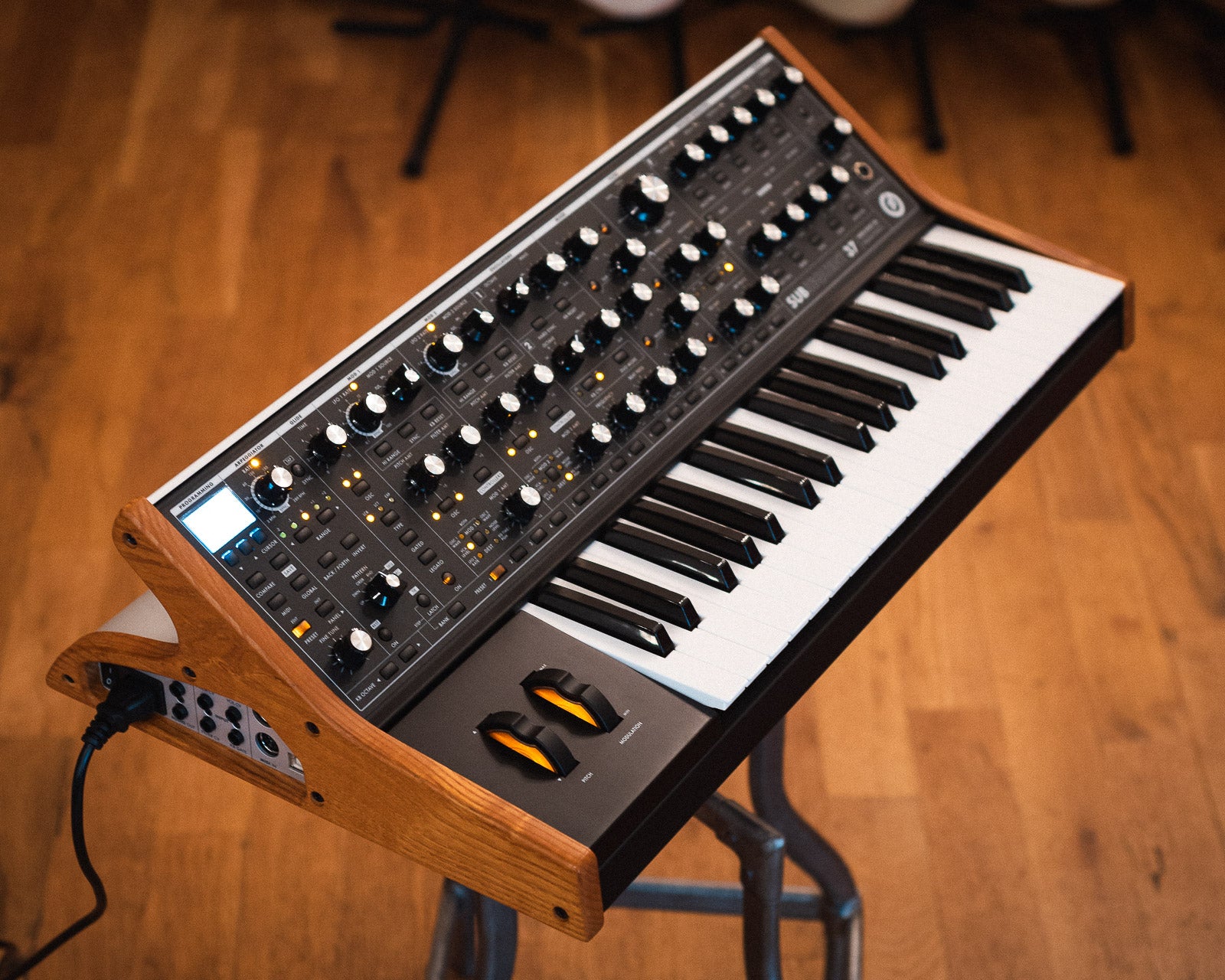 Keys & Synths - Analog Synths – Chicago Music Exchange