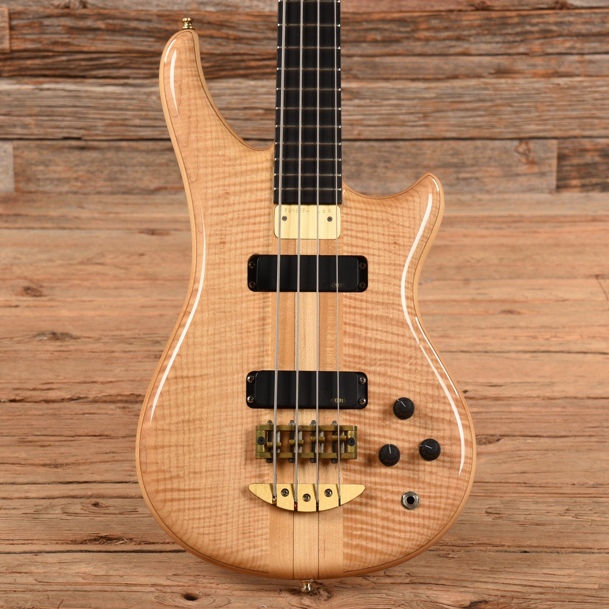 Alembic Essece 4 String Bass Natural – Chicago Music Exchange
