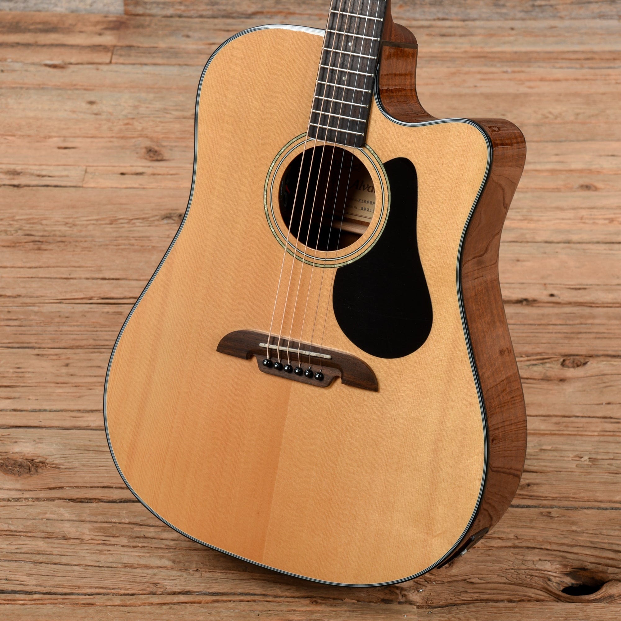 Alvarez RD210C Natural 2010 – Chicago Music Exchange