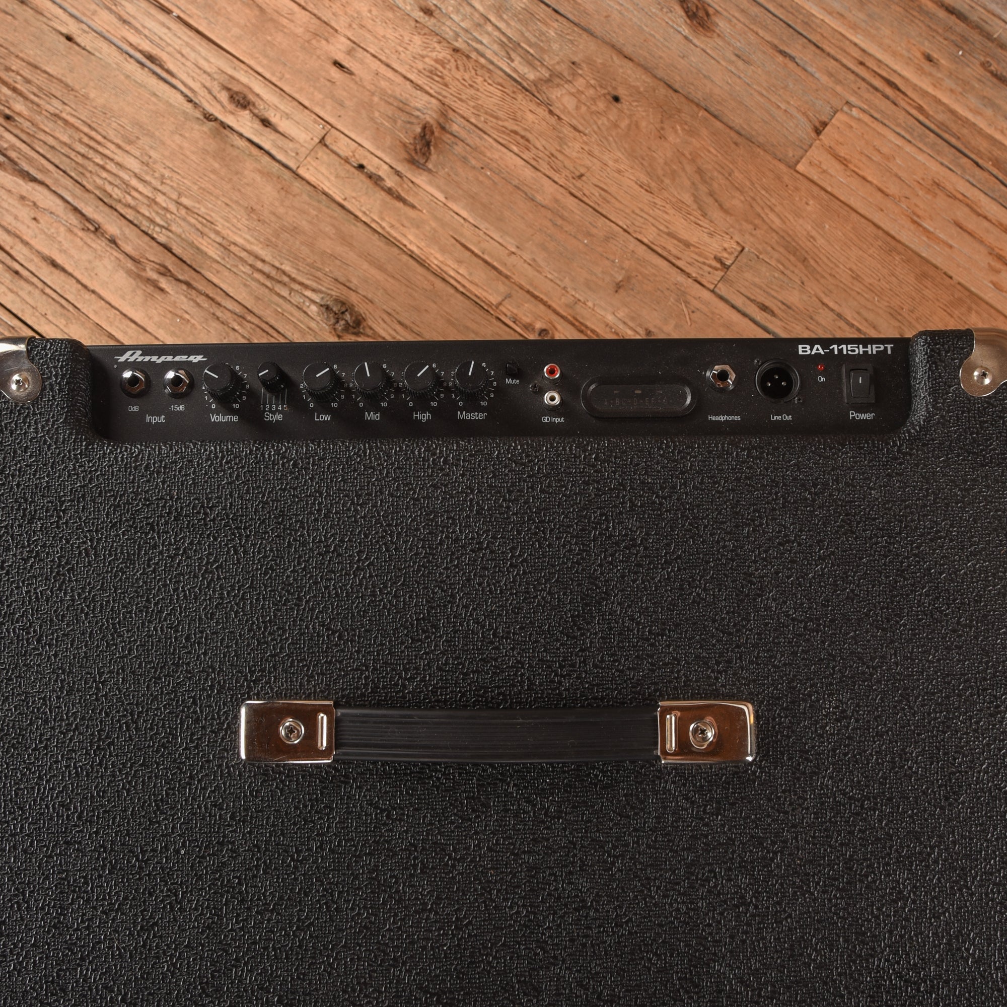 Ampeg BA-115HPT 220-Watt 1x15" Bass Combo – Chicago Music Exchange