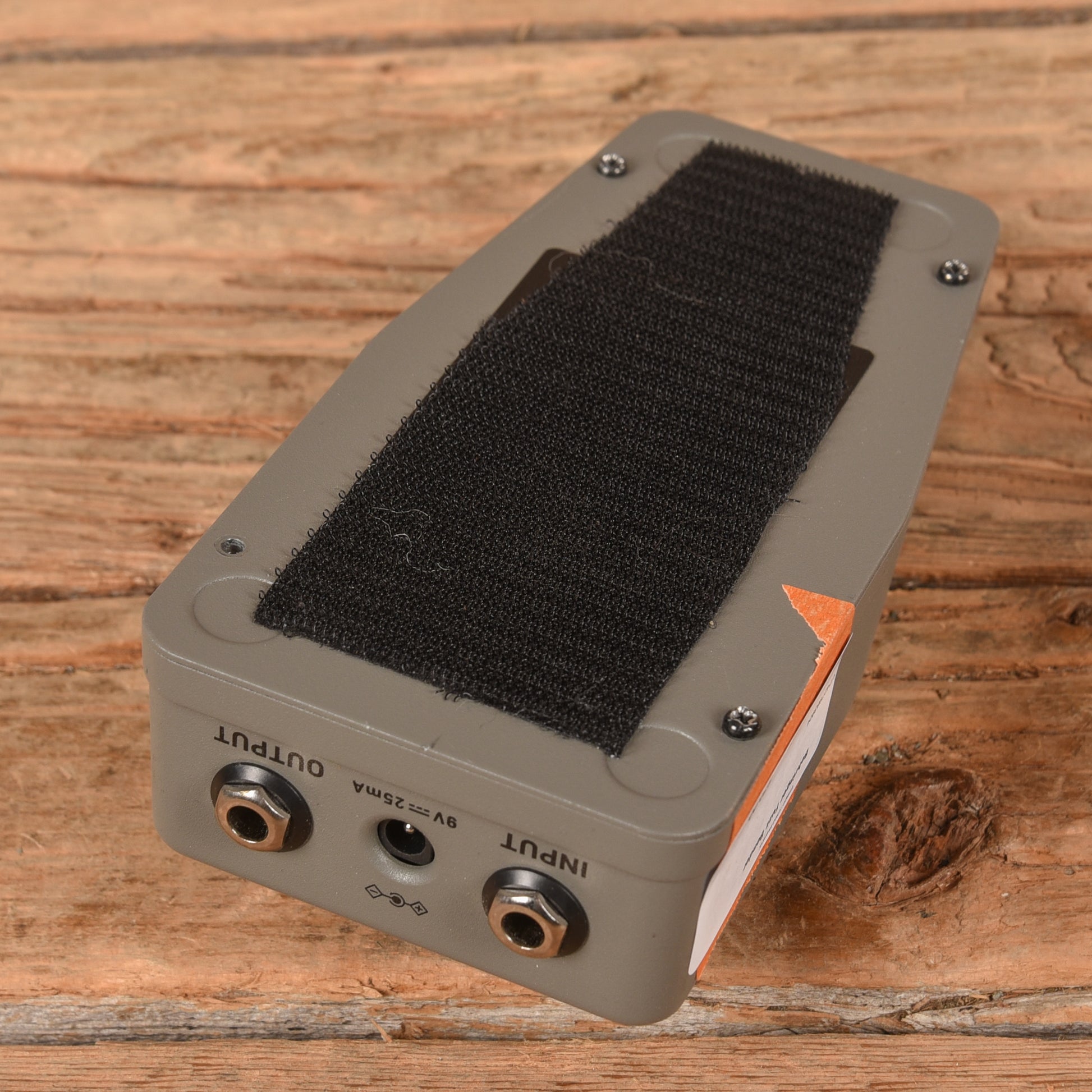 Behringer Fuzz Bender – Chicago Music Exchange