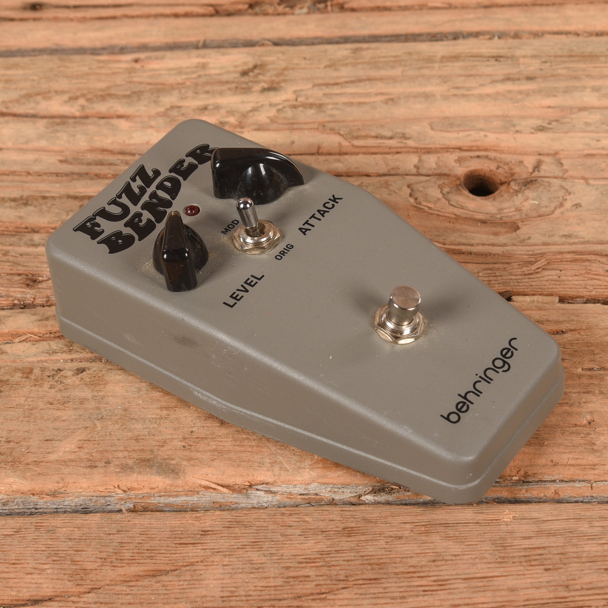 Behringer Fuzz Bender – Chicago Music Exchange
