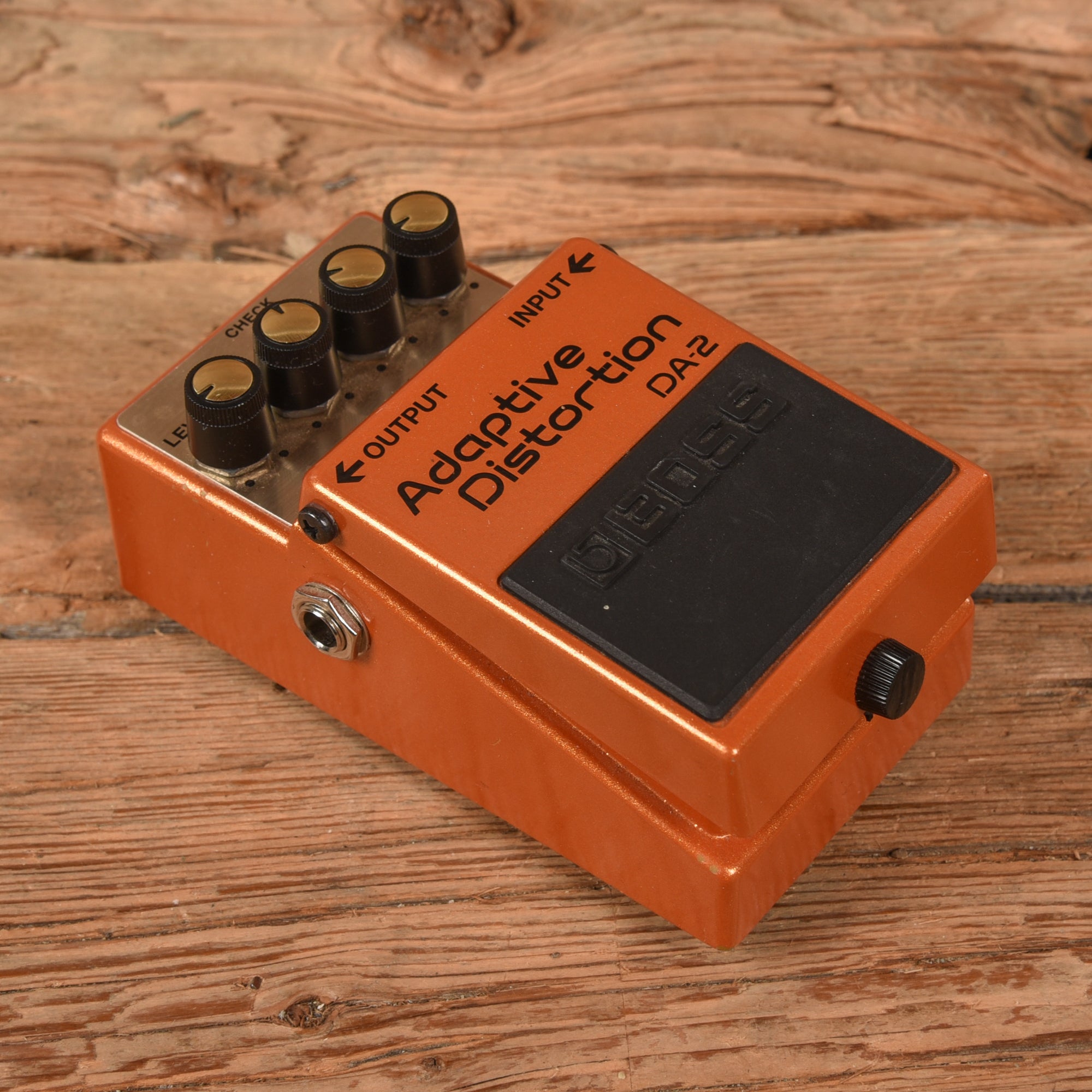 Boss DA-2 Adaptive Distortion – Chicago Music Exchange