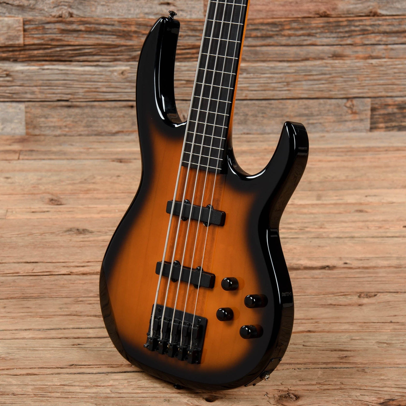 Carvin LB75 5 String Fretless Bass Sunburst – Chicago Music Exchange