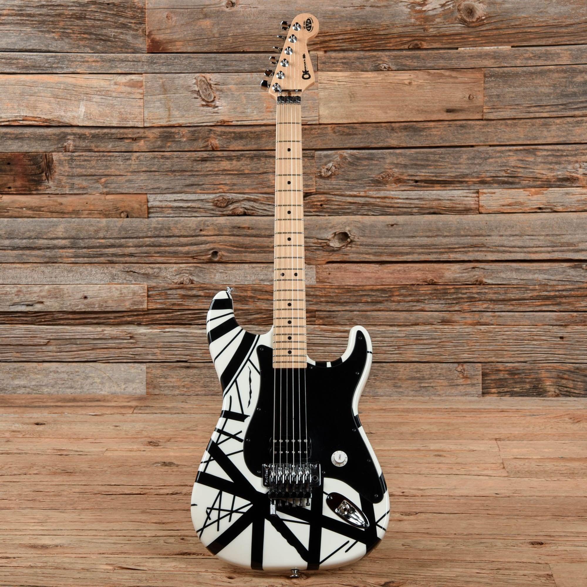 Charvel EVH Art Series Black / White 2005 – Chicago Music Exchange