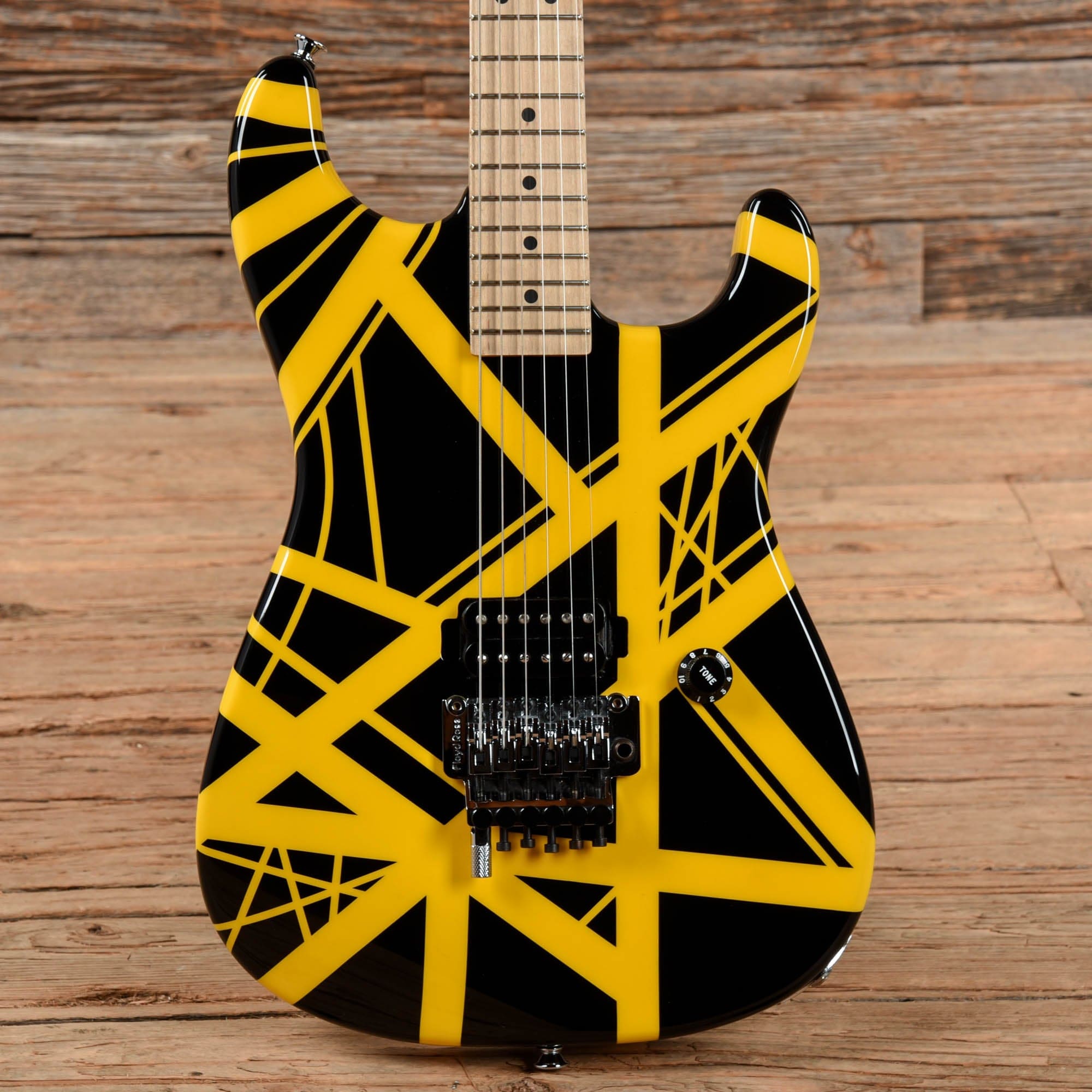 Charvel EVH Art Series Black / Yellow 2005 – Chicago Music Exchange