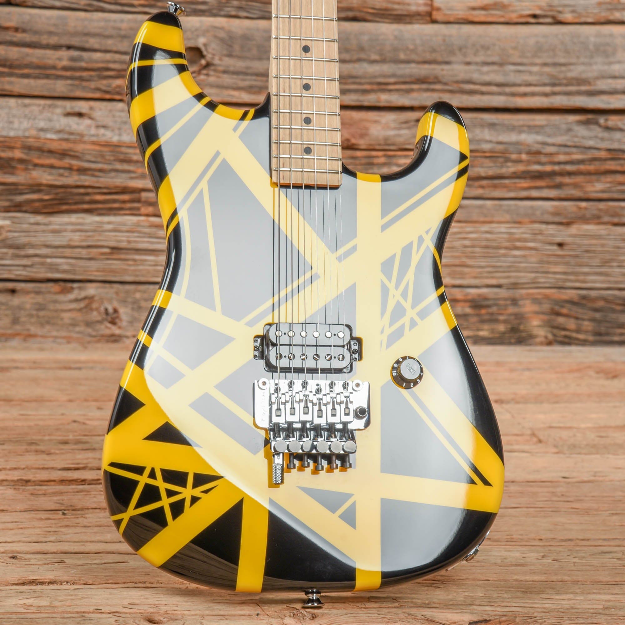 Charvel EVH Art Series Black / Yellow 2005 – Chicago Music Exchange