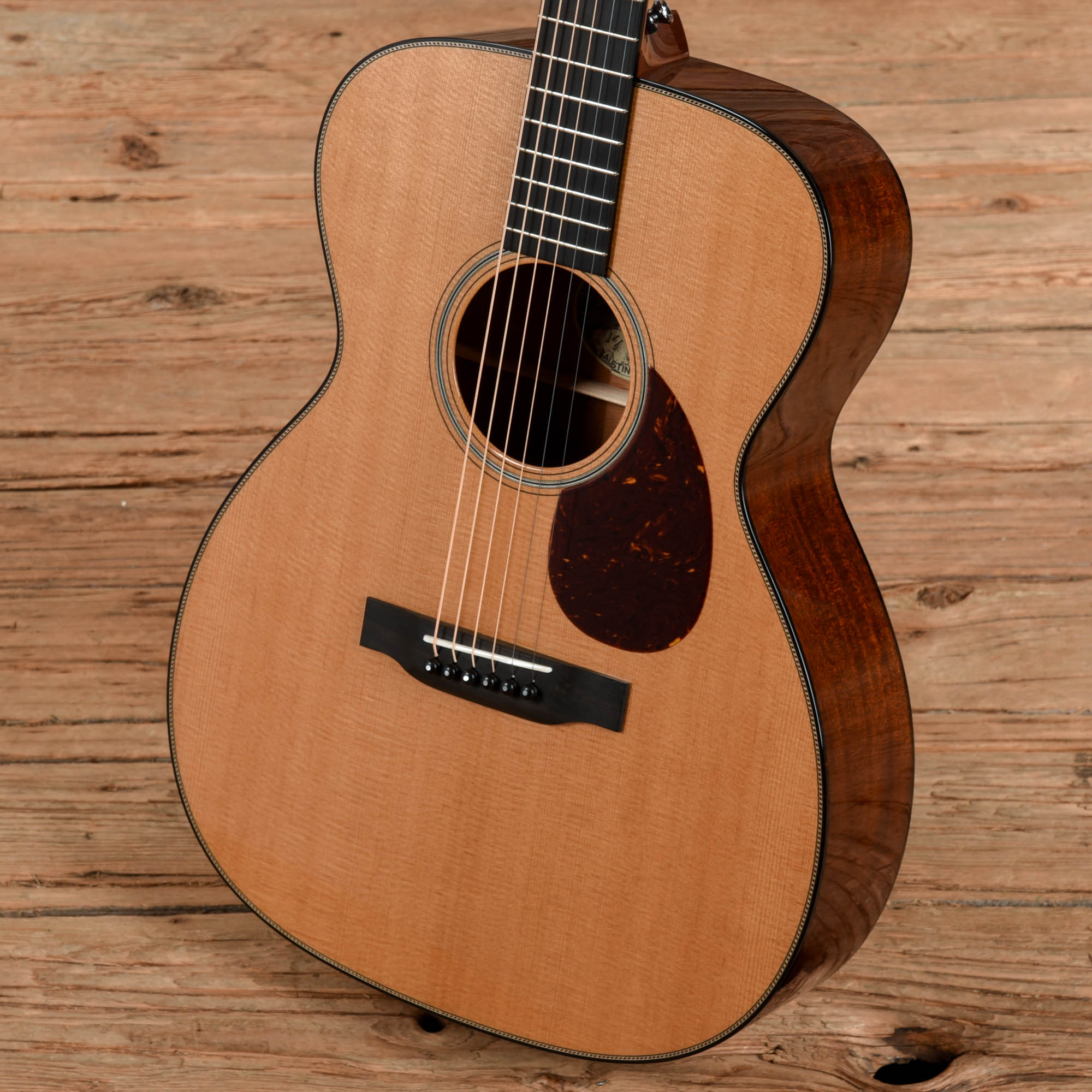 Collings OM1 Torrified Natural 2023 – Chicago Music Exchange