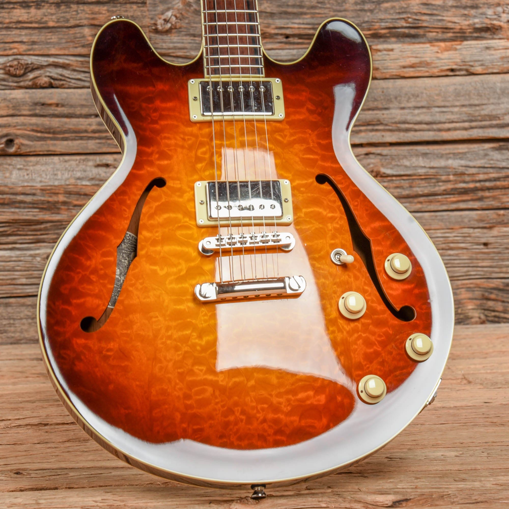 Collings I-35 Deluxe Sunburst 2015 – Chicago Music Exchange