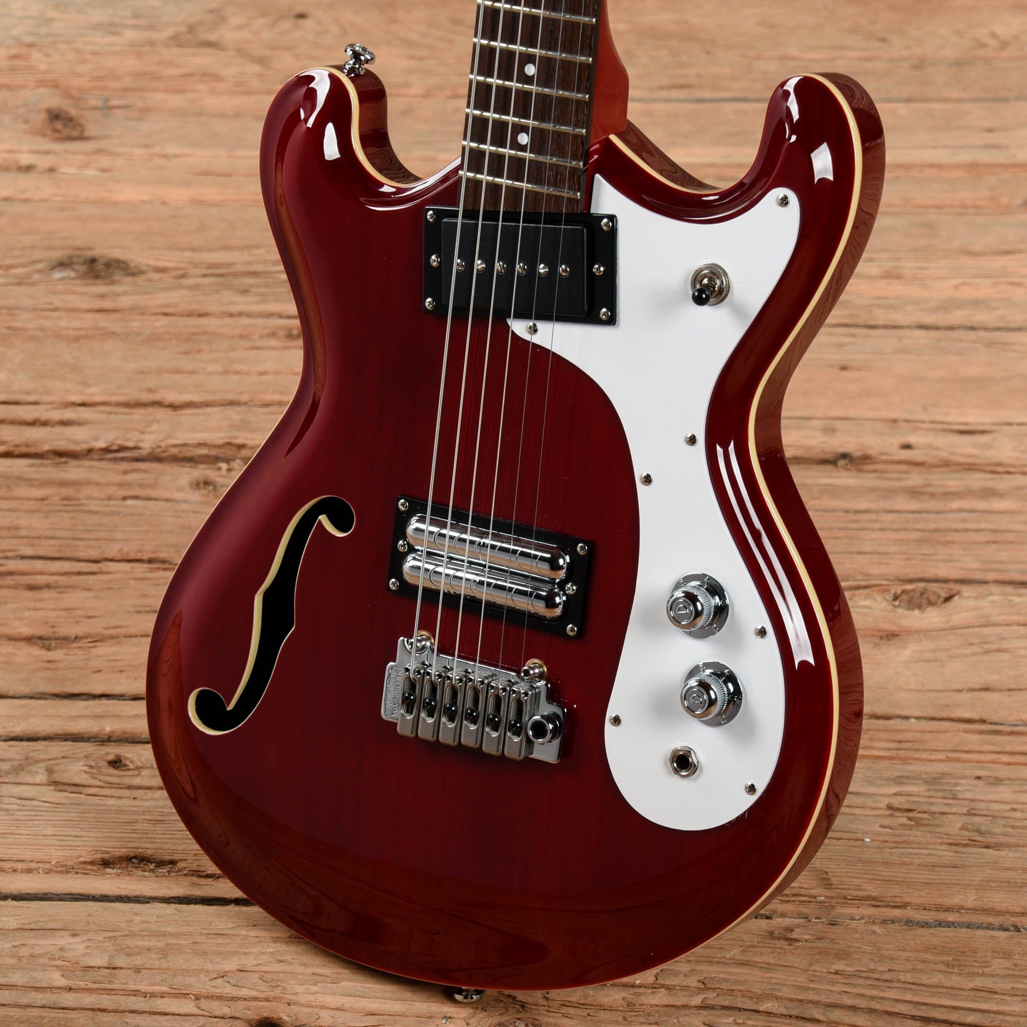 Danelectro The 66BT Baritone with Tremolo Transparent Red 2020 ...