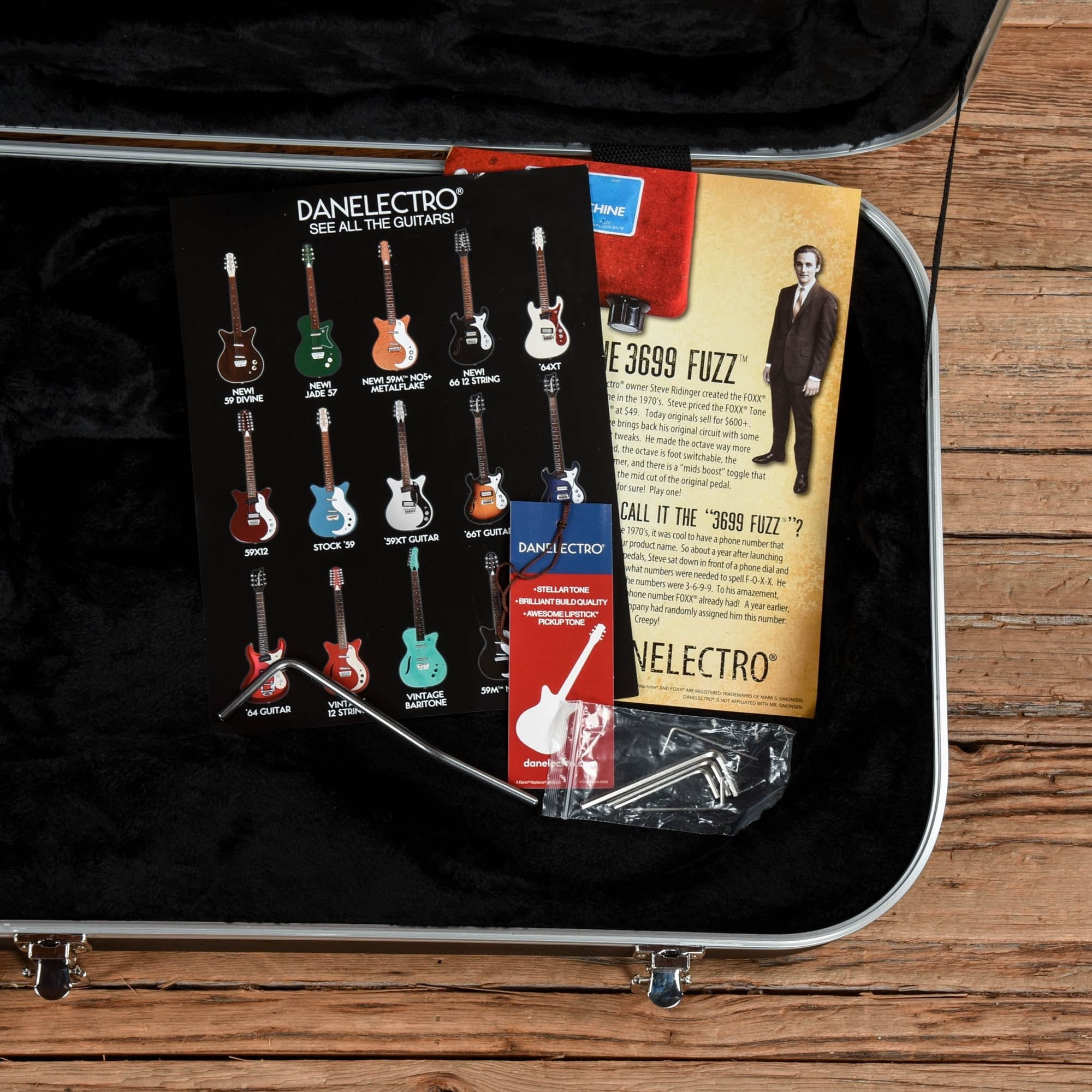 Danelectro The 66BT Baritone with Tremolo Transparent Red 2020 ...