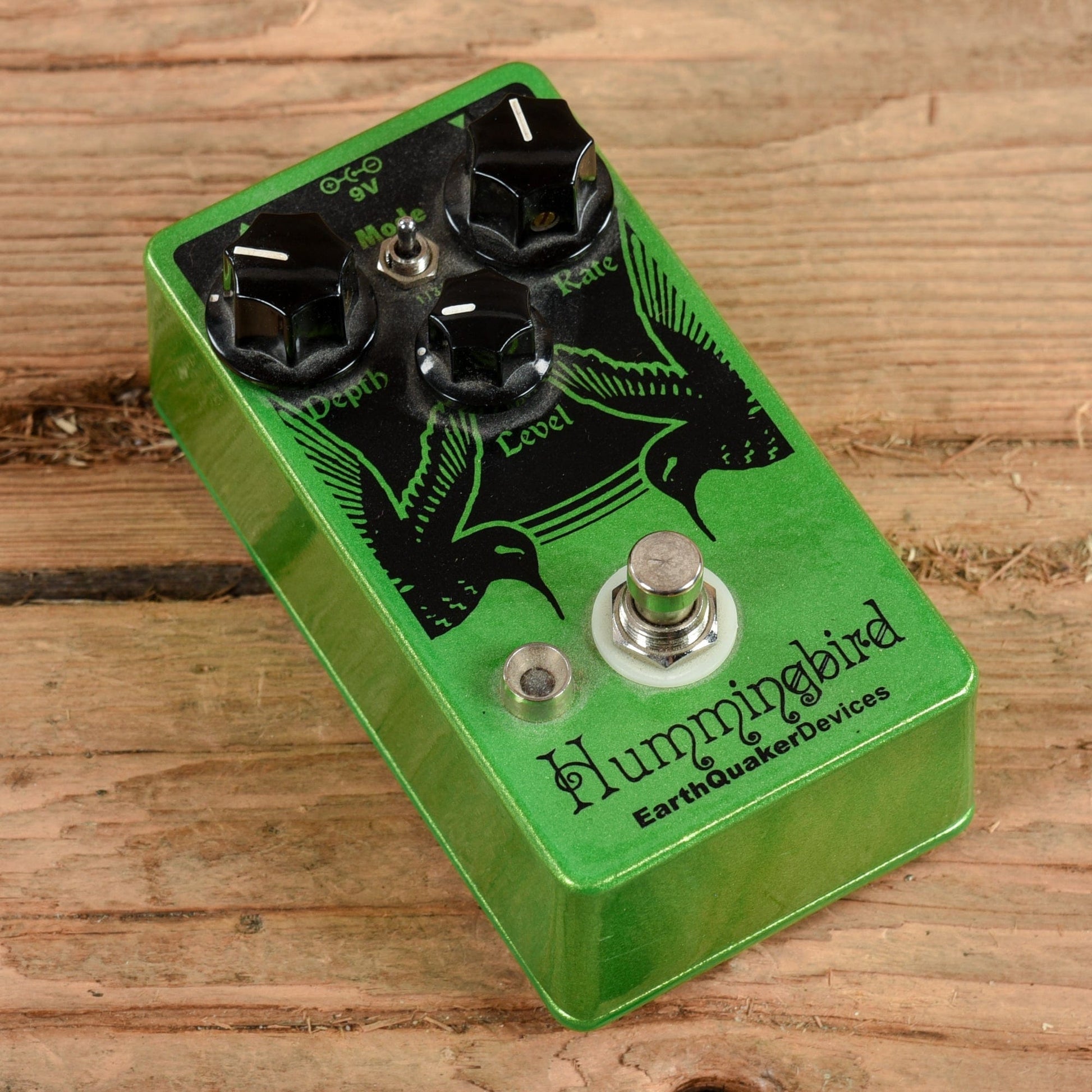 Earthquaker Devices Hummingbird V3 – Chicago Music Exchange