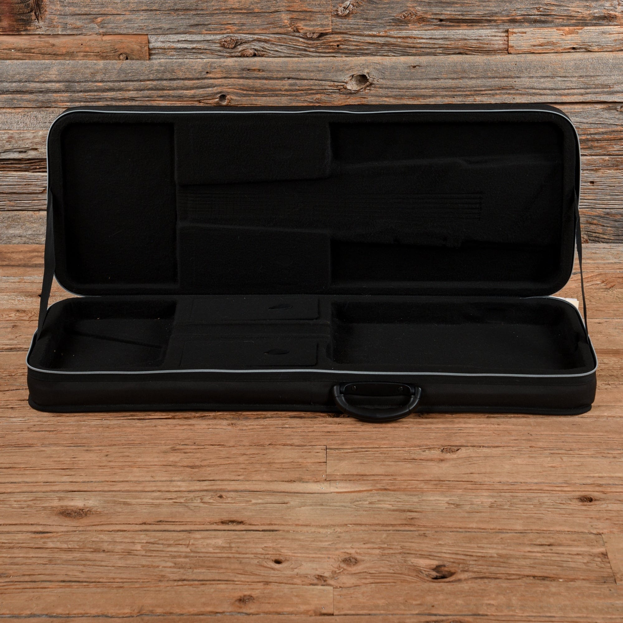 Eastwood Hi-Flyer Phase IV MT White – Chicago Music Exchange