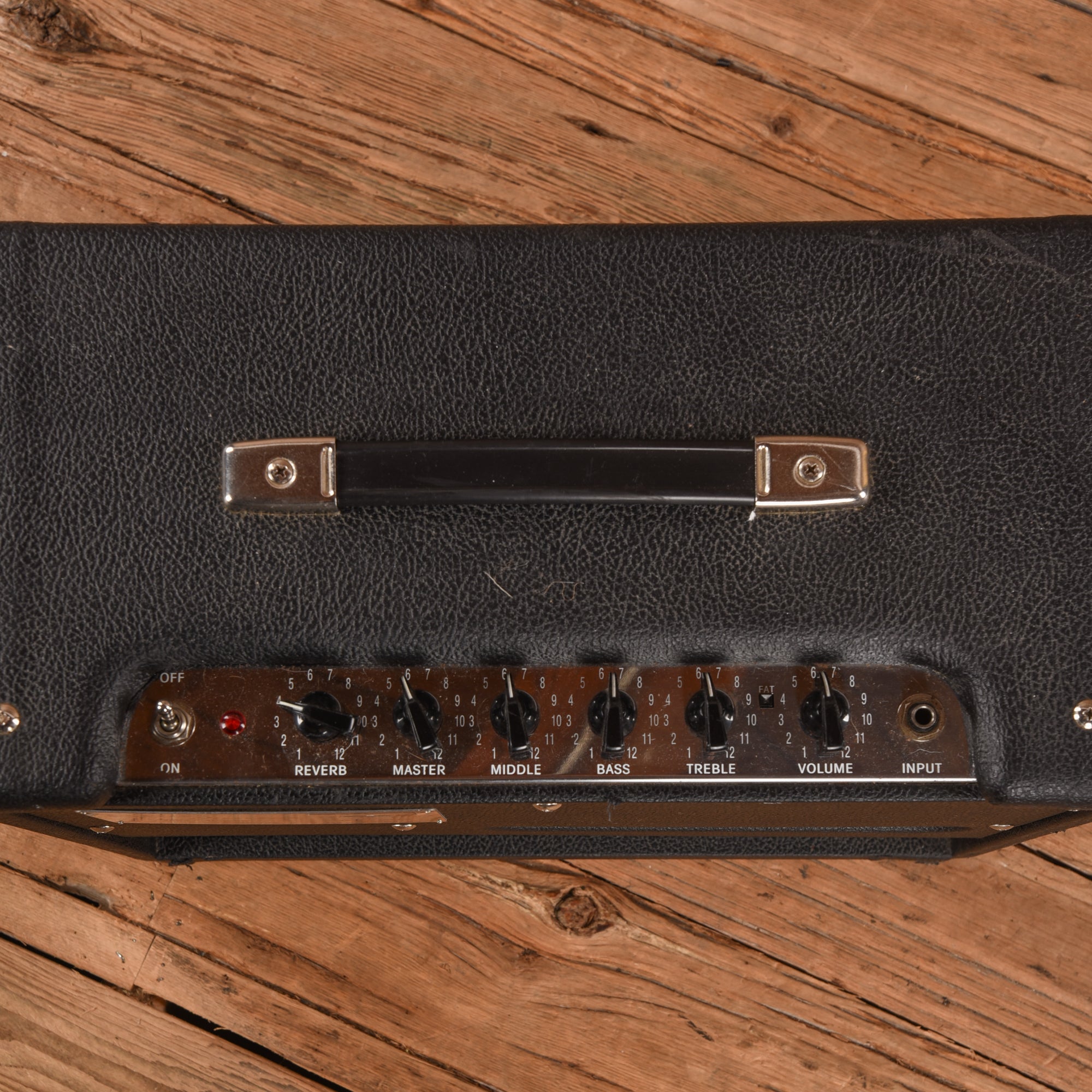 Fender Blues Junior 2-Channel 15-Watt 1x12" Guitar Combo Amp – Chicago ...