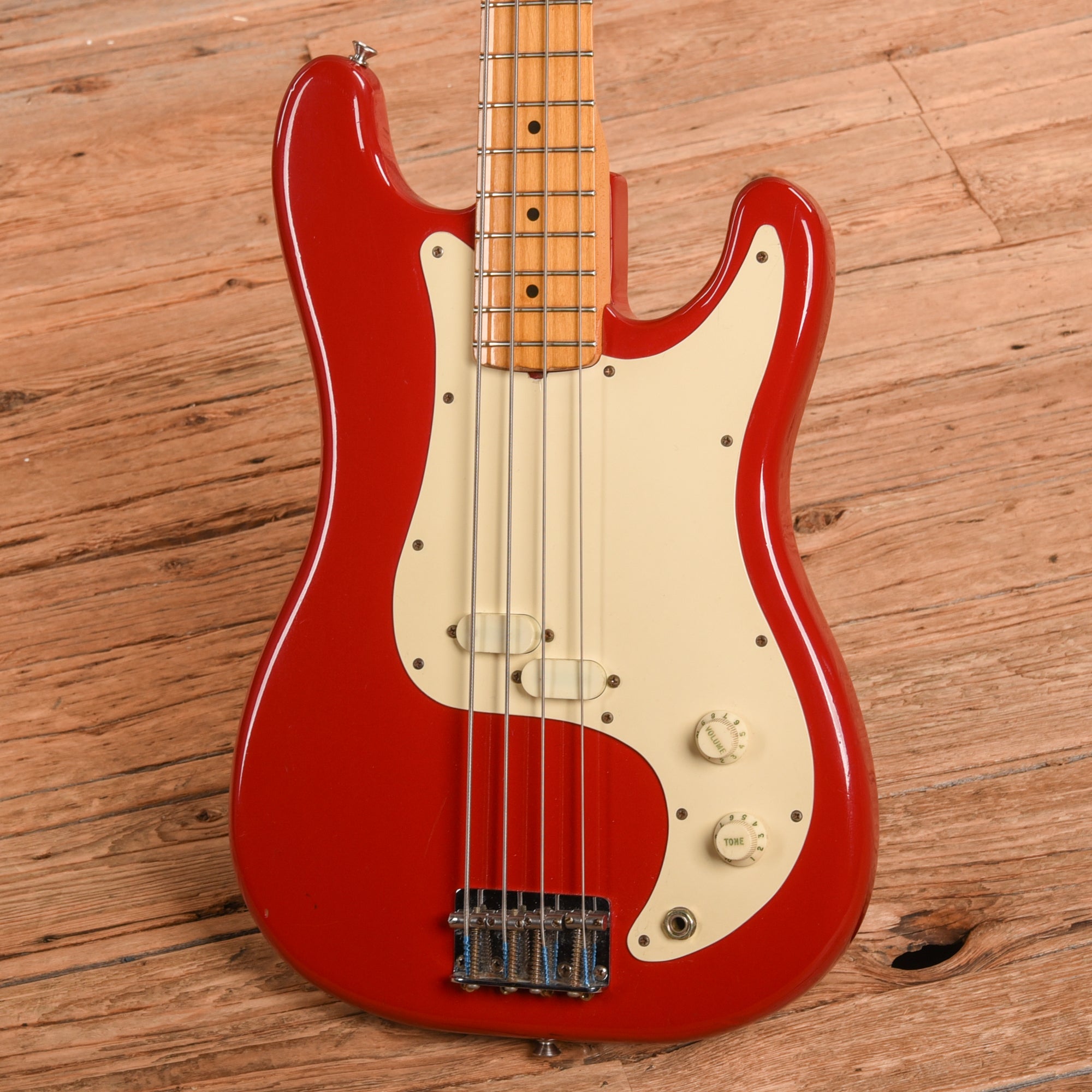 Fender Bullet Bass Deluxe B34 Red 1982 – Chicago Music Exchange