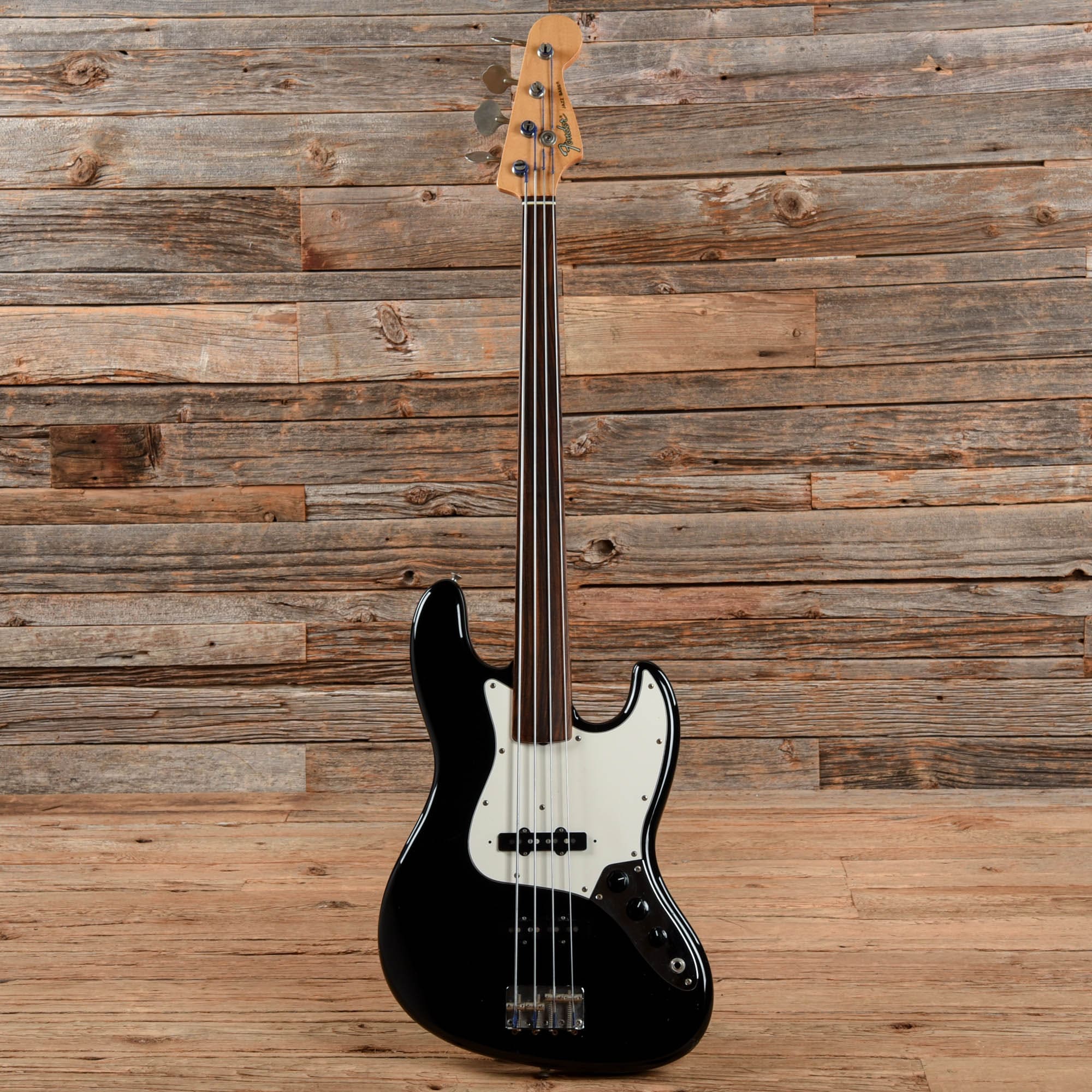 Fender Japan Jazz Bass Fretless Black 1992 – Chicago Music Exchange