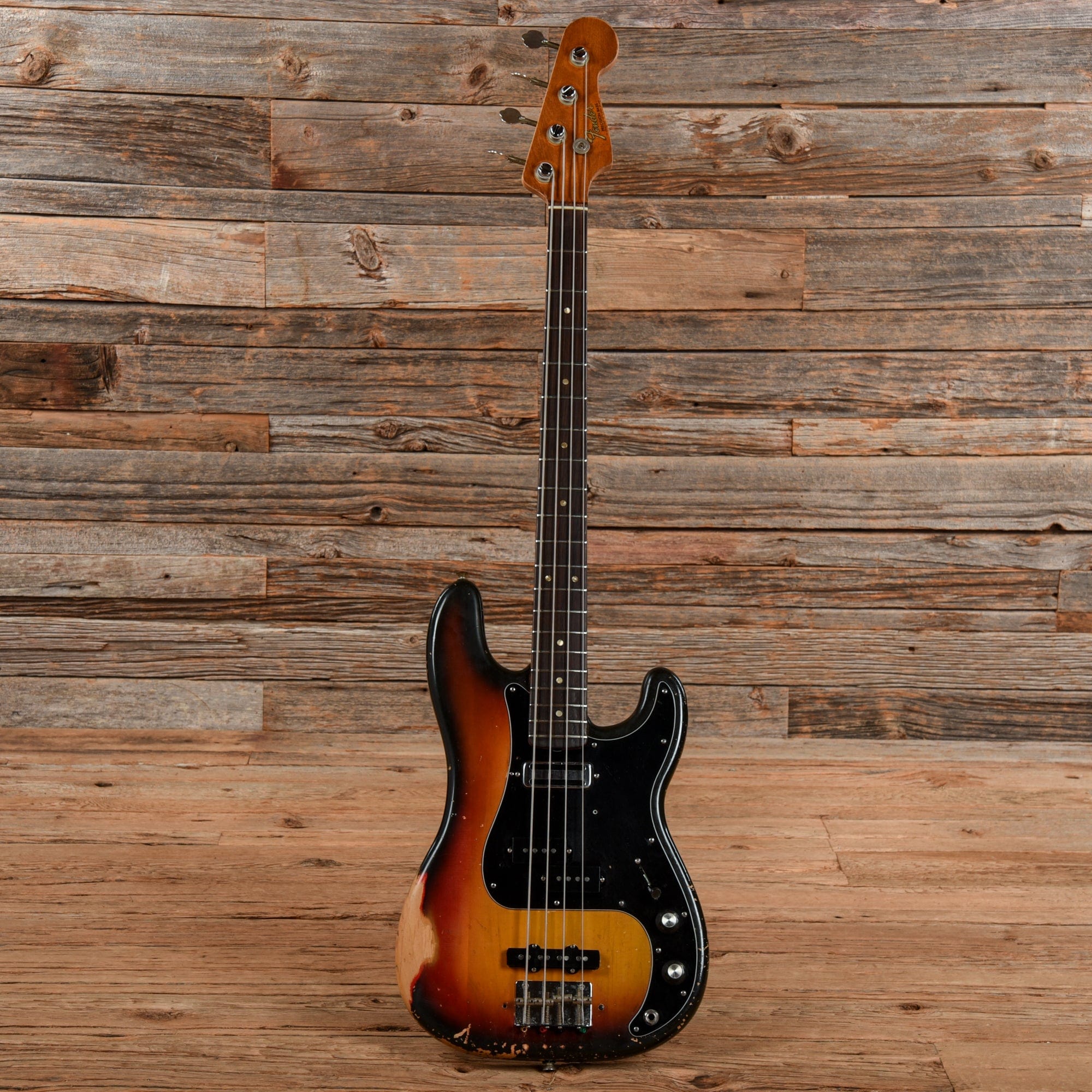 Fender Precision Bass Sunburst 1967 – Chicago Music Exchange