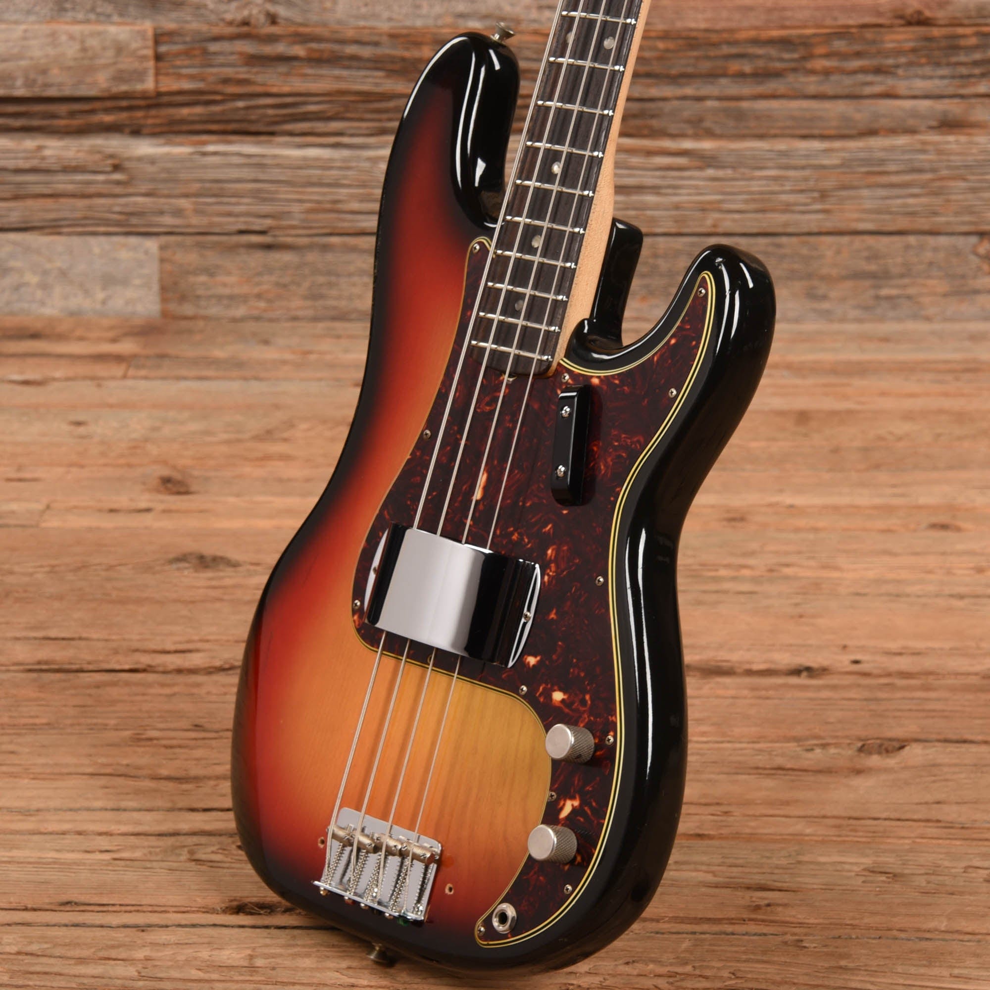 Fender Precision Bass Sunburst 1971 – Chicago Music Exchange