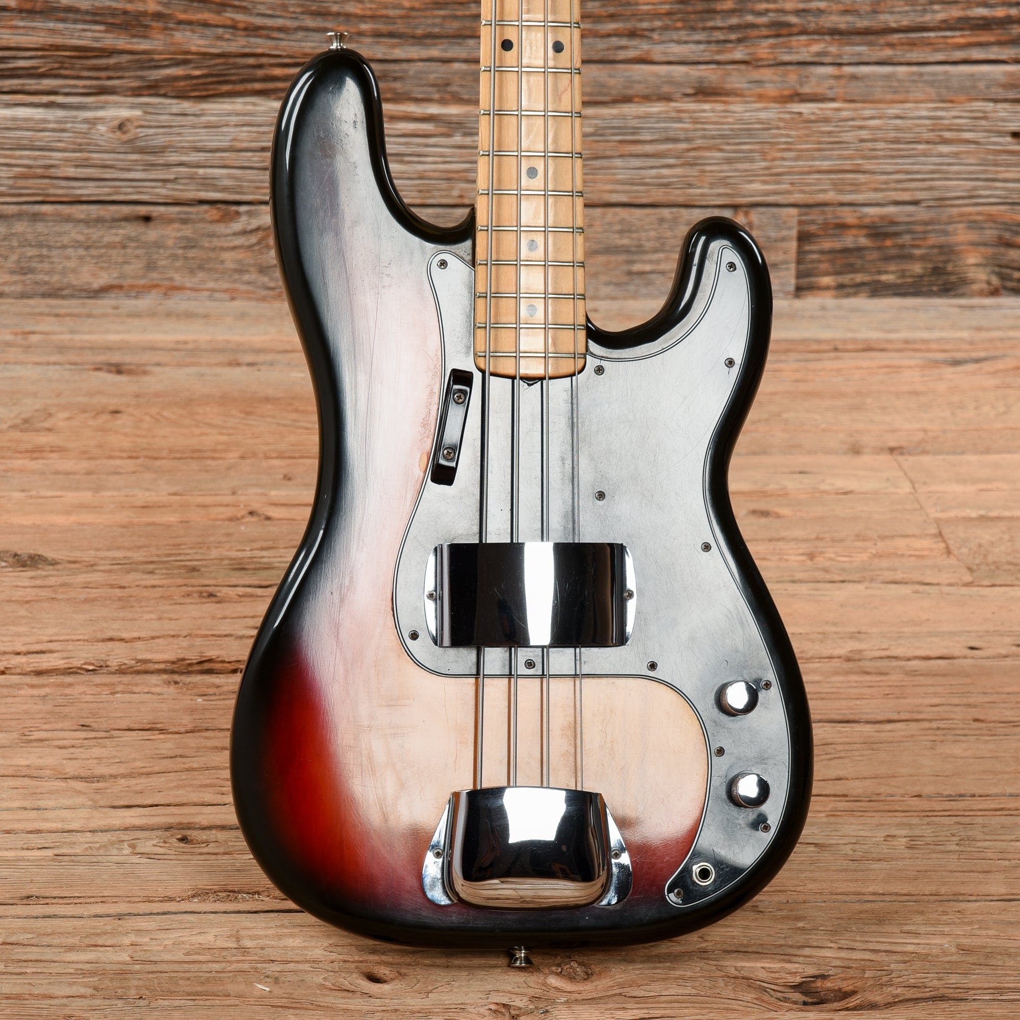 Fender Precision Bass Sunburst 1975 – Chicago Music Exchange