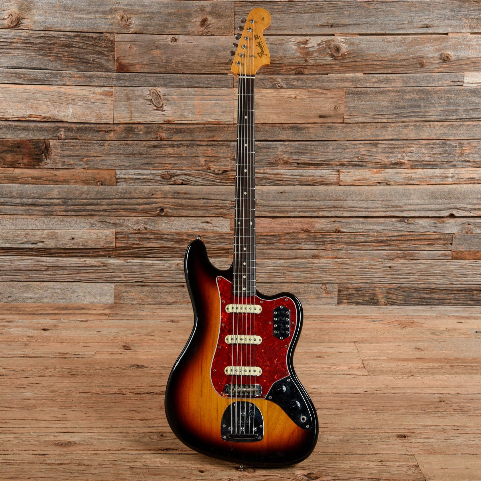Fender Japan Bass VI Sunburst 1995 – Chicago Music Exchange