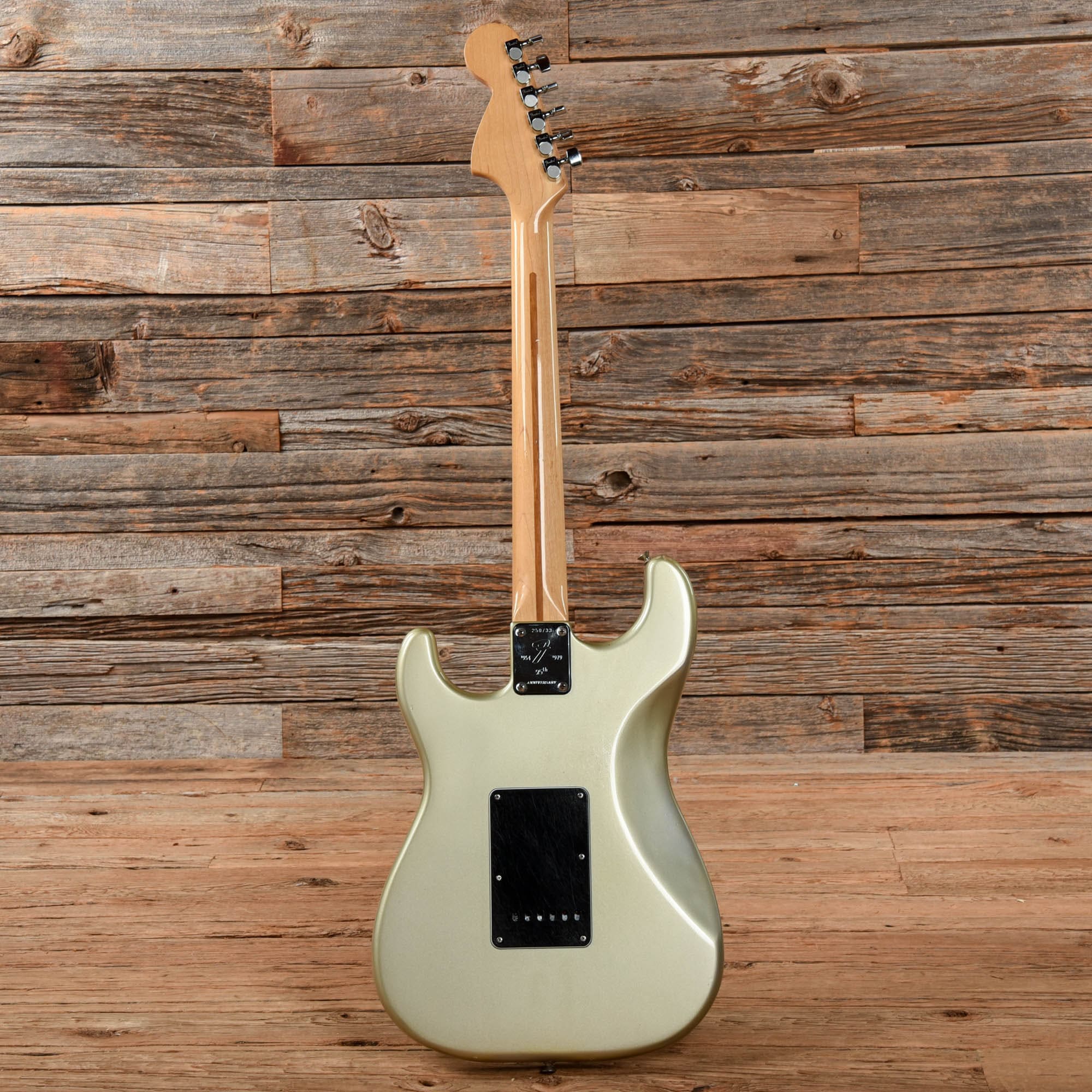 Fender 25th Anniversary Stratocaster Inca Silver 1979 – Chicago Music ...