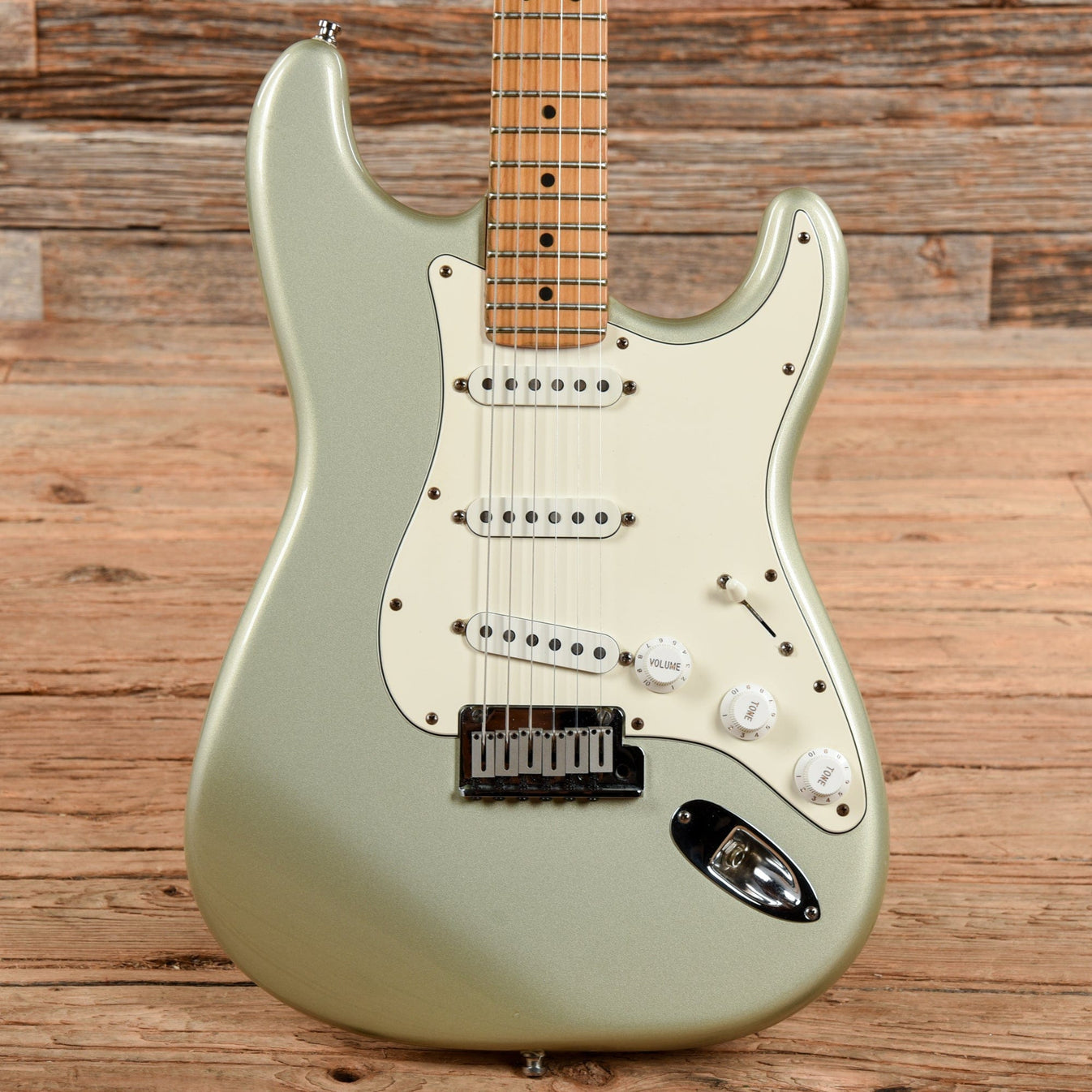 Fender American Standard Stratocaster Inca Silver 1999 – Chicago Music ...