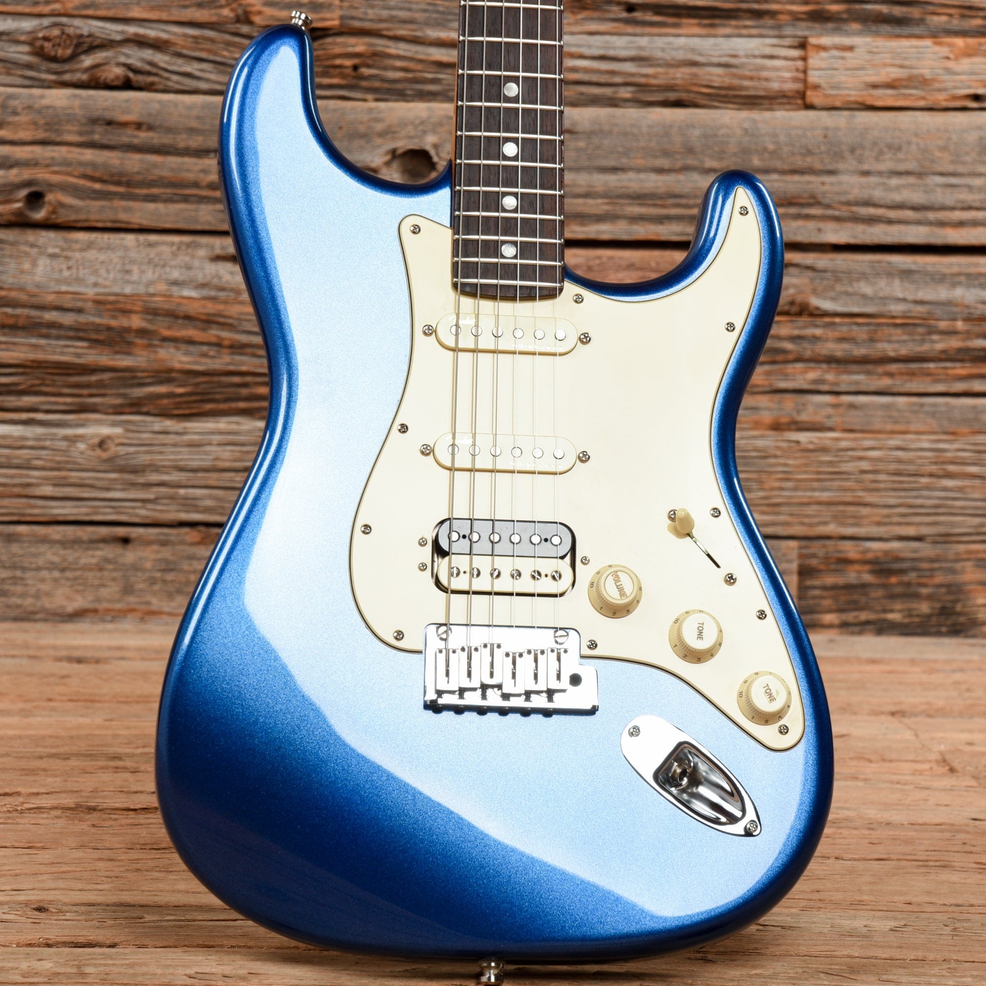 Fender American Ultra Stratocaster HSS Lake Placid Blue 2020 – Chicago Music Exchange