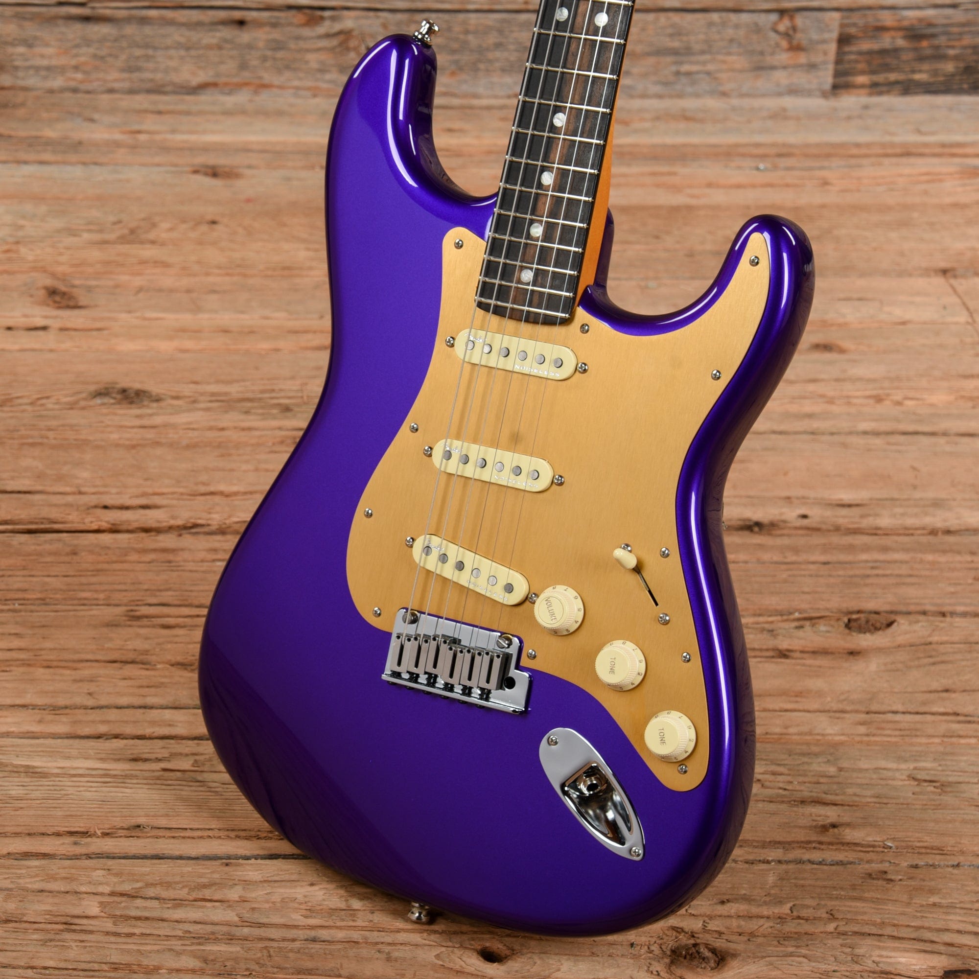 Fender American Ultra Stratocaster Plum Metallic 2022 – Chicago Music ...