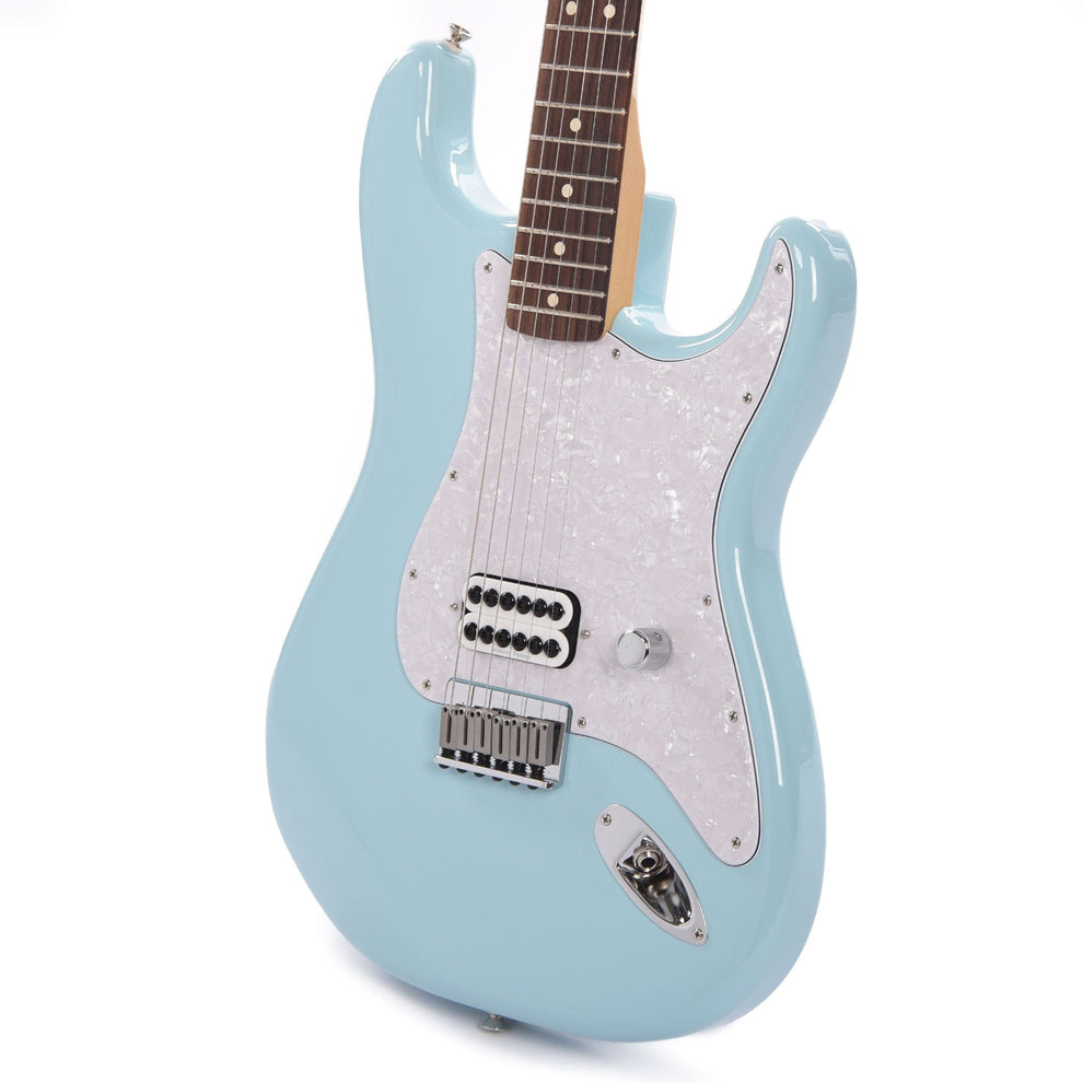 Fender Artist Limited Edition Tom DeLonge Stratocaster Daphne Blue ...