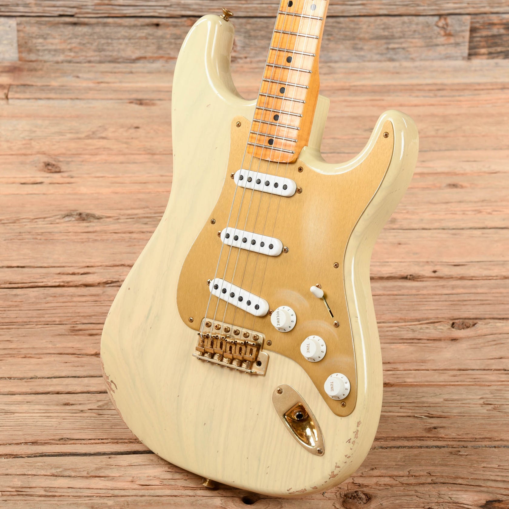 Fender Custom Shop Bone Tone '55 Stratocaster Relic Aged Honey Blonde ...