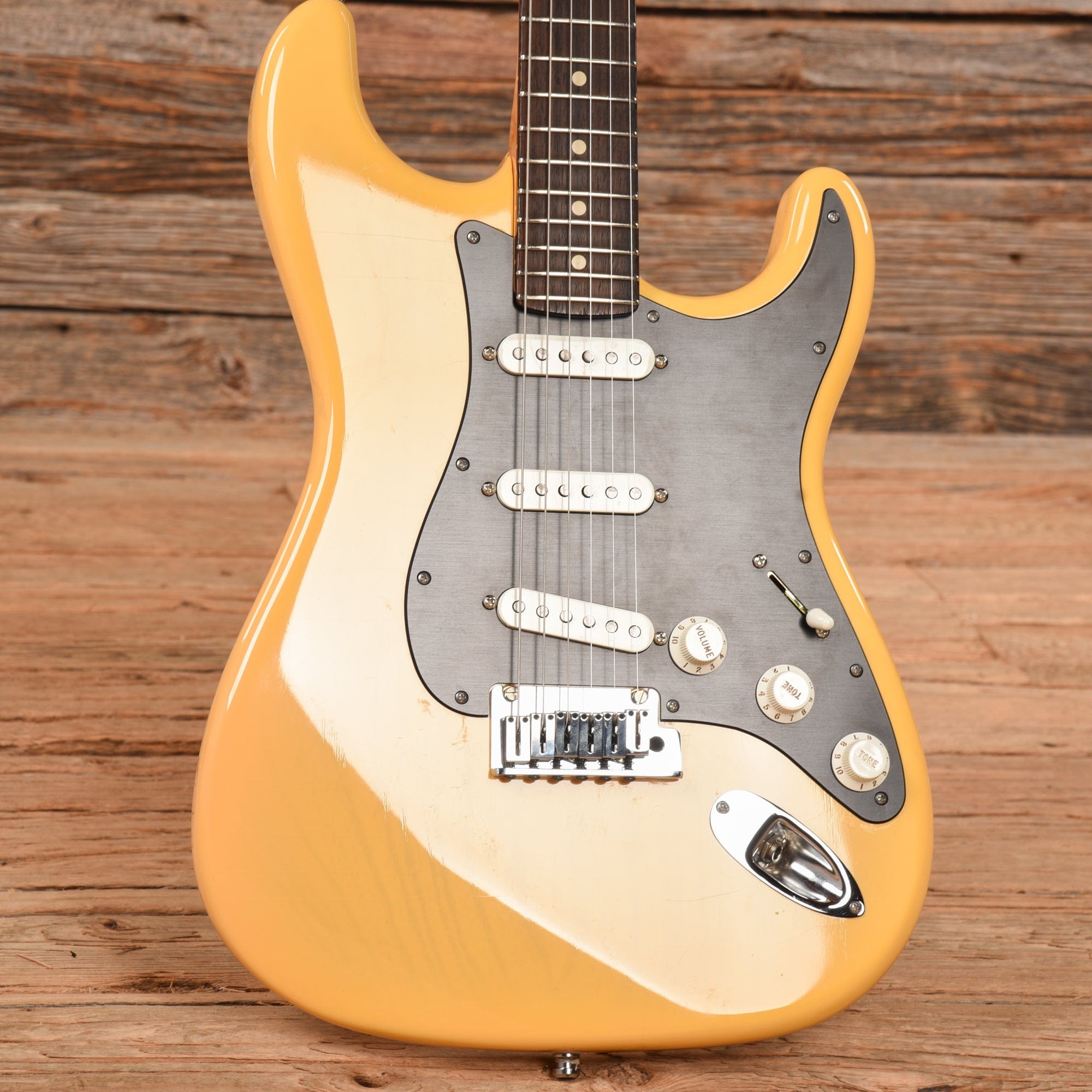 Fender Custom Shop Custom Deluxe Stratocaster Blonde 2010 – Chicago ...