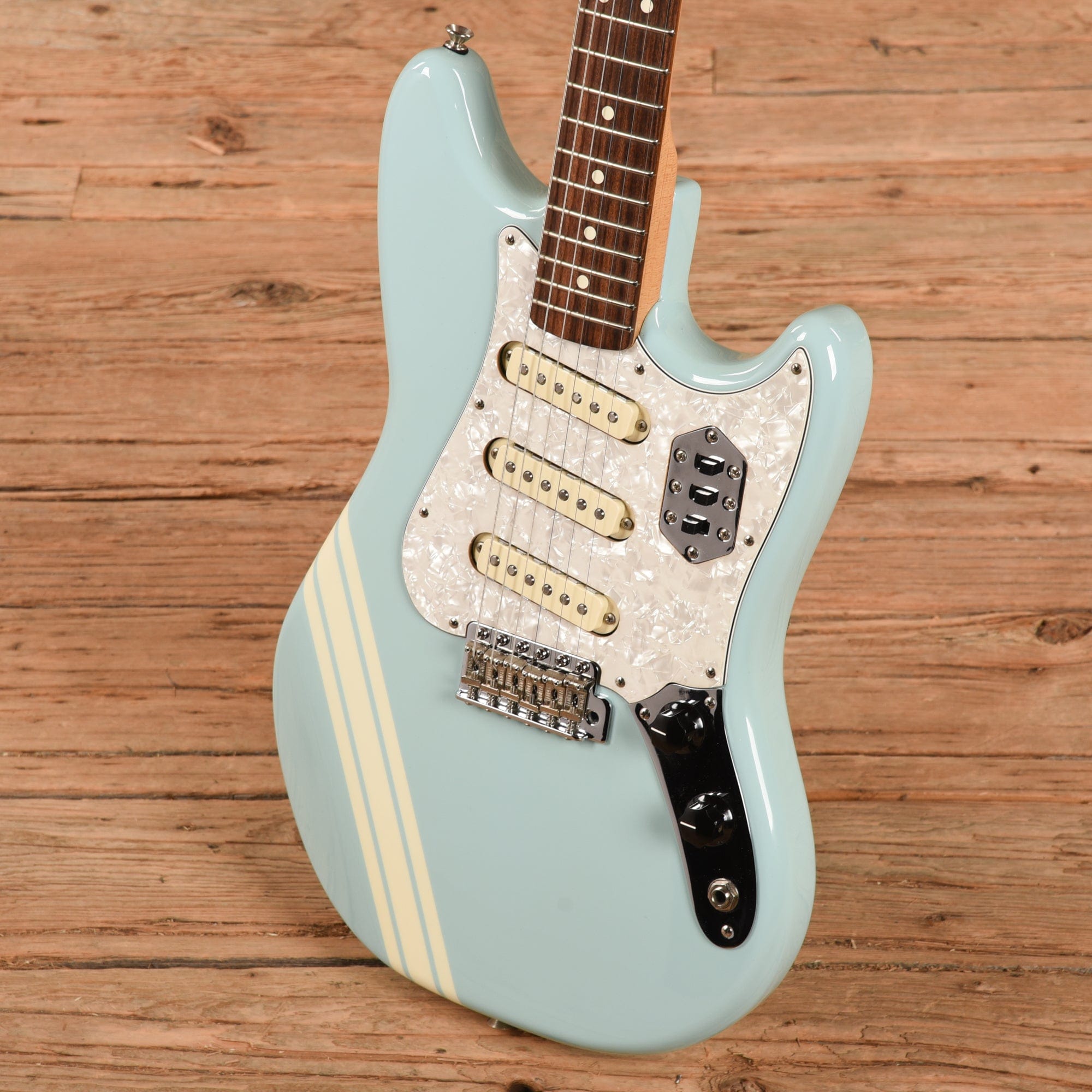Fender Cyclone II Daphne Blue 2007 – Chicago Music Exchange