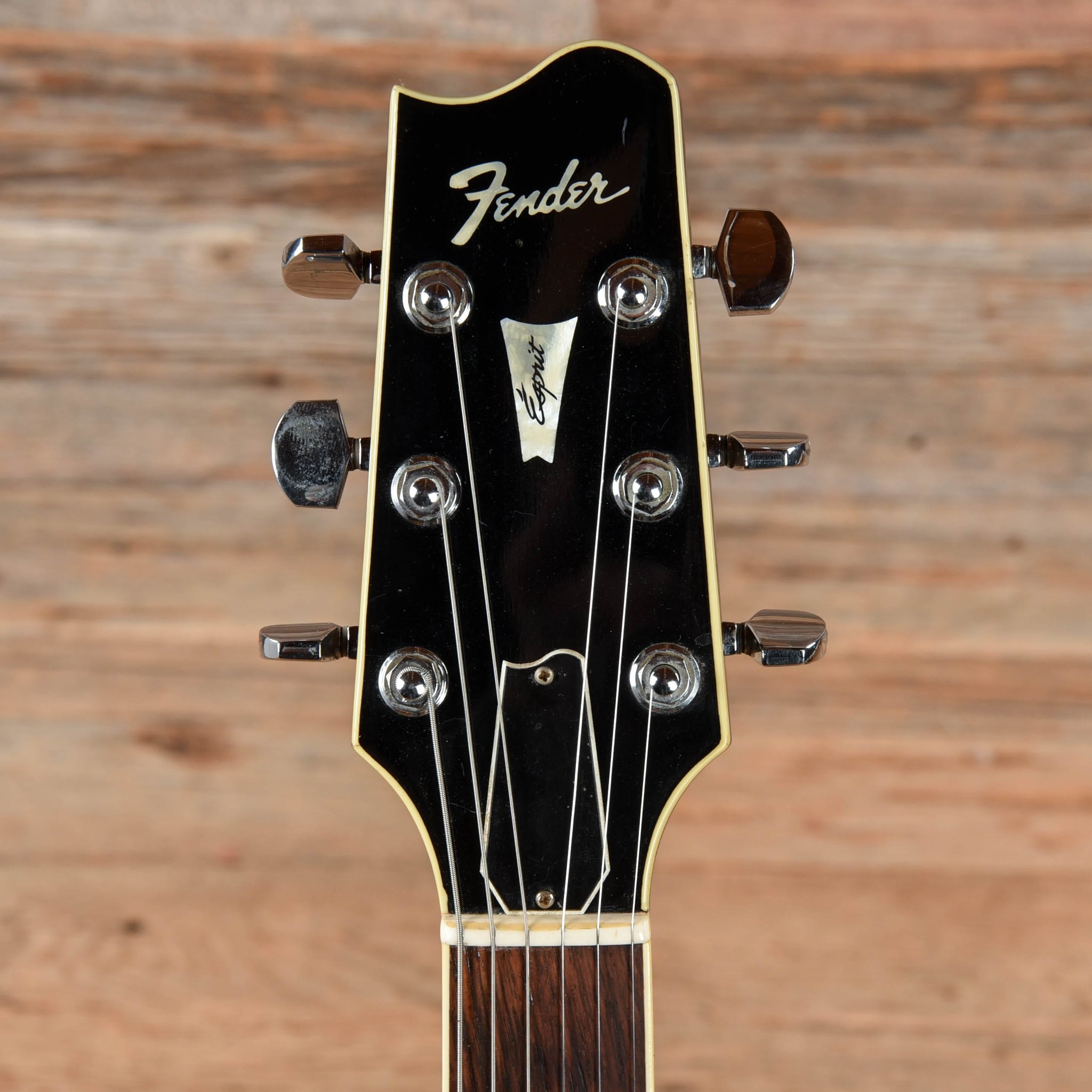 Fender Esprit Sunburst 1984 – Chicago Music Exchange