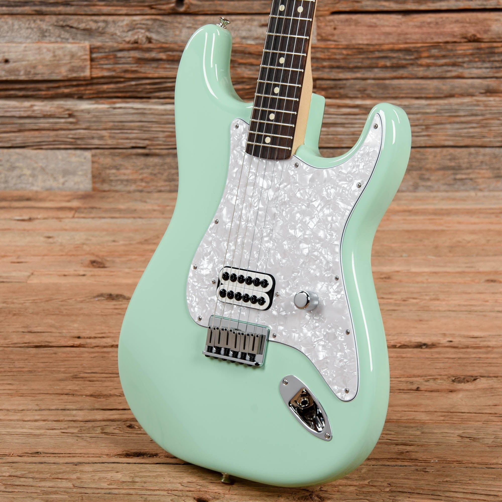 Fender Limited Edition Tom DeLonge Signature Stratocaster Surf Green 2 ...