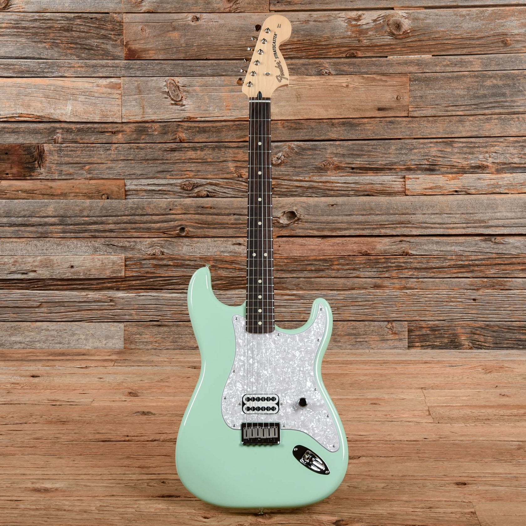 Fender Limited Edition Tom DeLonge Signature Stratocaster Surf Green 2 ...