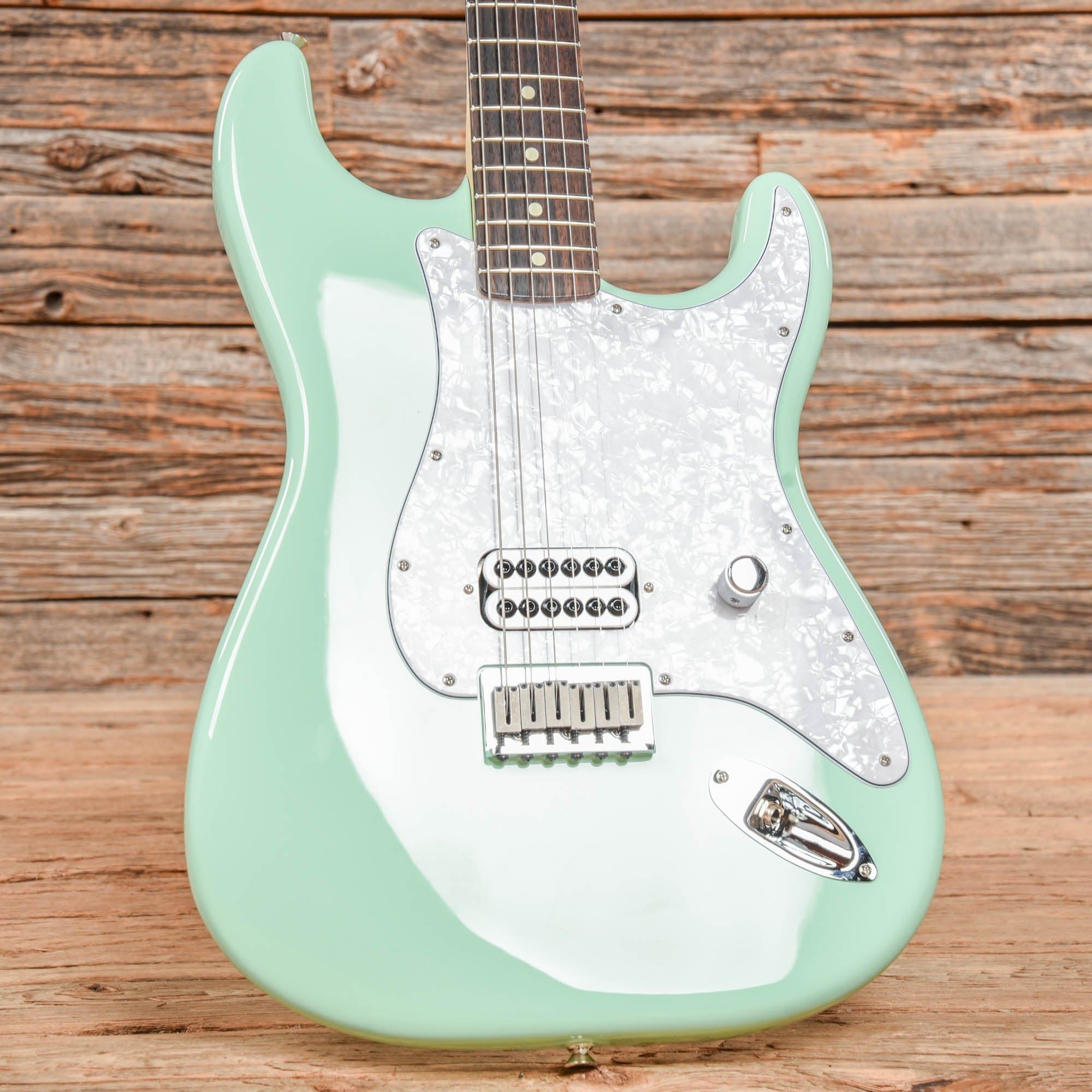 Fender Limited Edition Tom DeLonge Signature Stratocaster Surf Green 2 ...