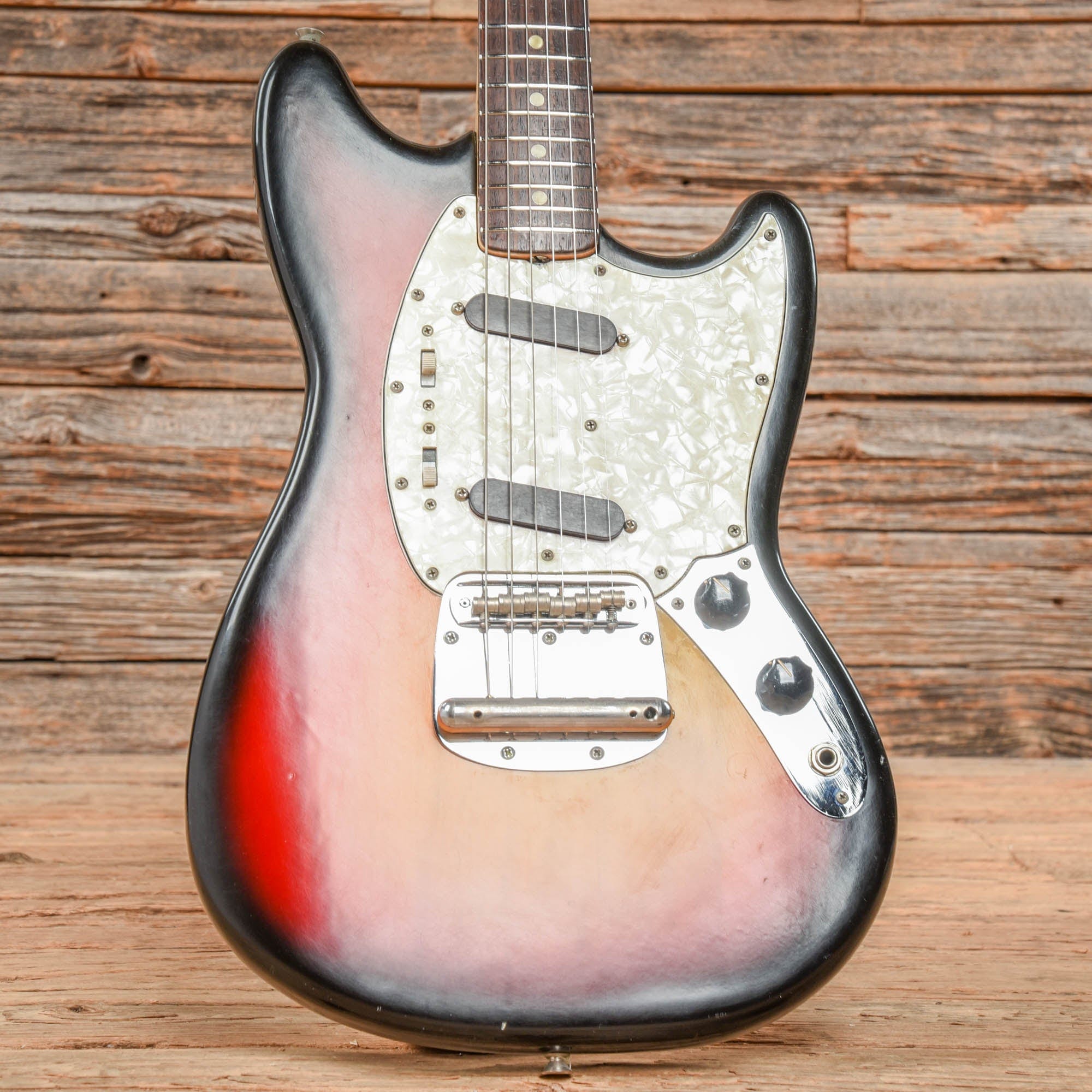 Fender Mustang Sunburst – Chicago Music Exchange