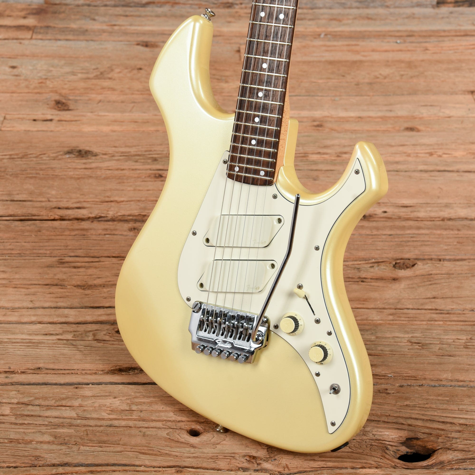 Fender Performer Standard White 1980s – Chicago Music Exchange