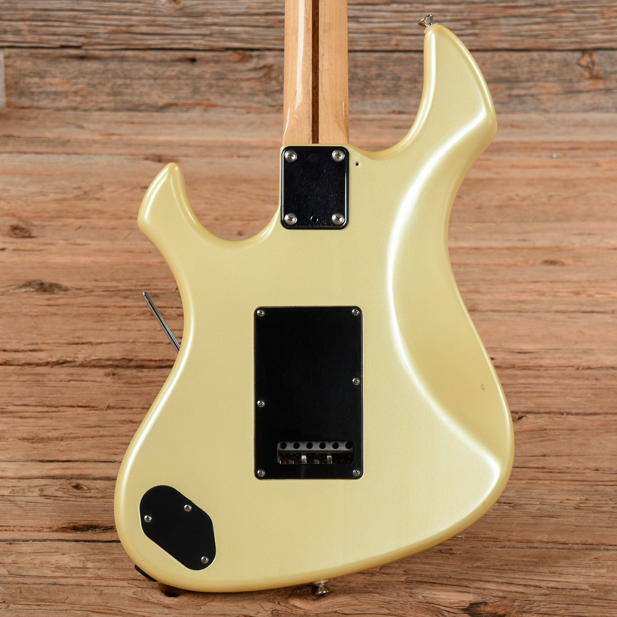 Fender Performer Standard White 1980s – Chicago Music Exchange