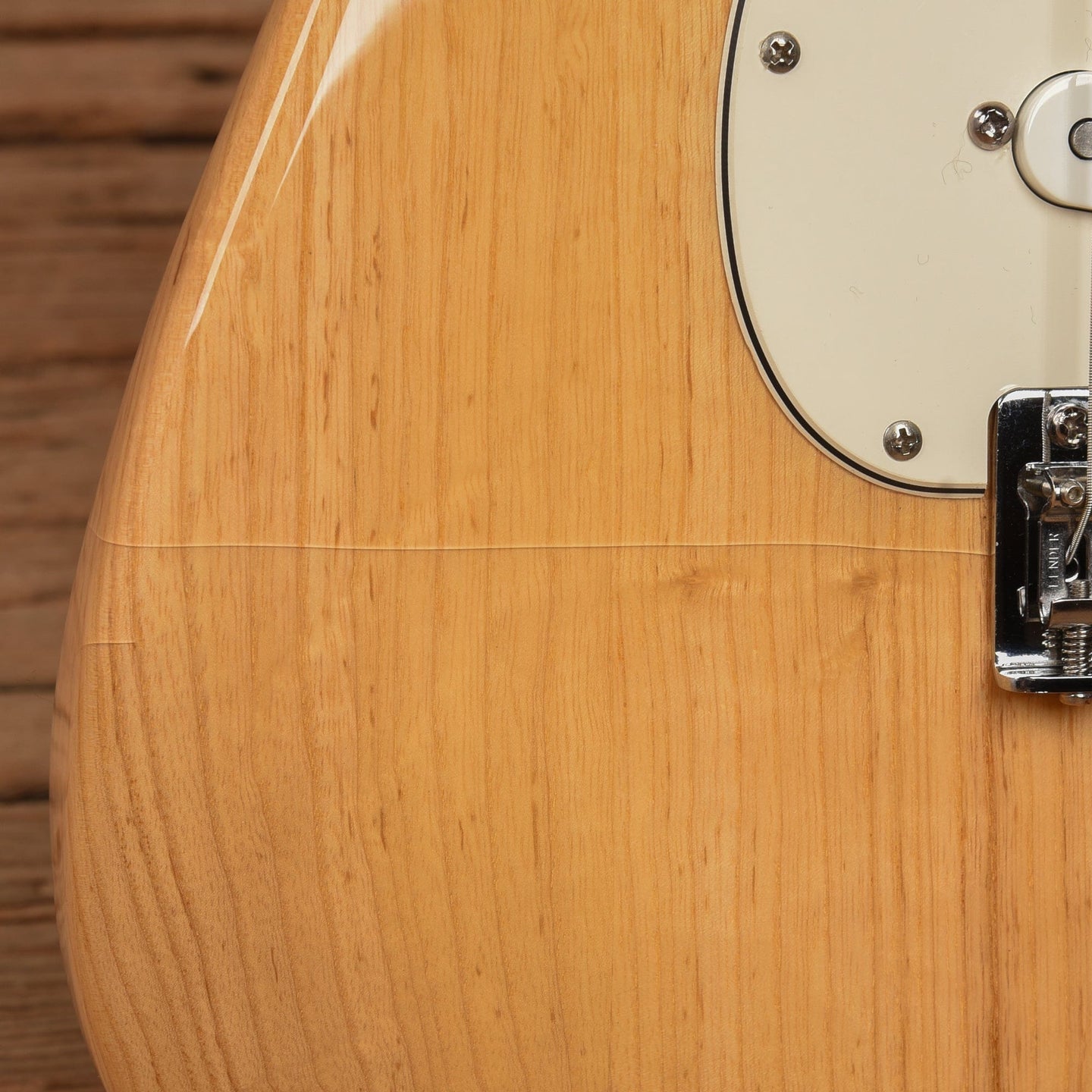 Fender Standard Stratocaster Natural 2004 – Chicago Music Exchange