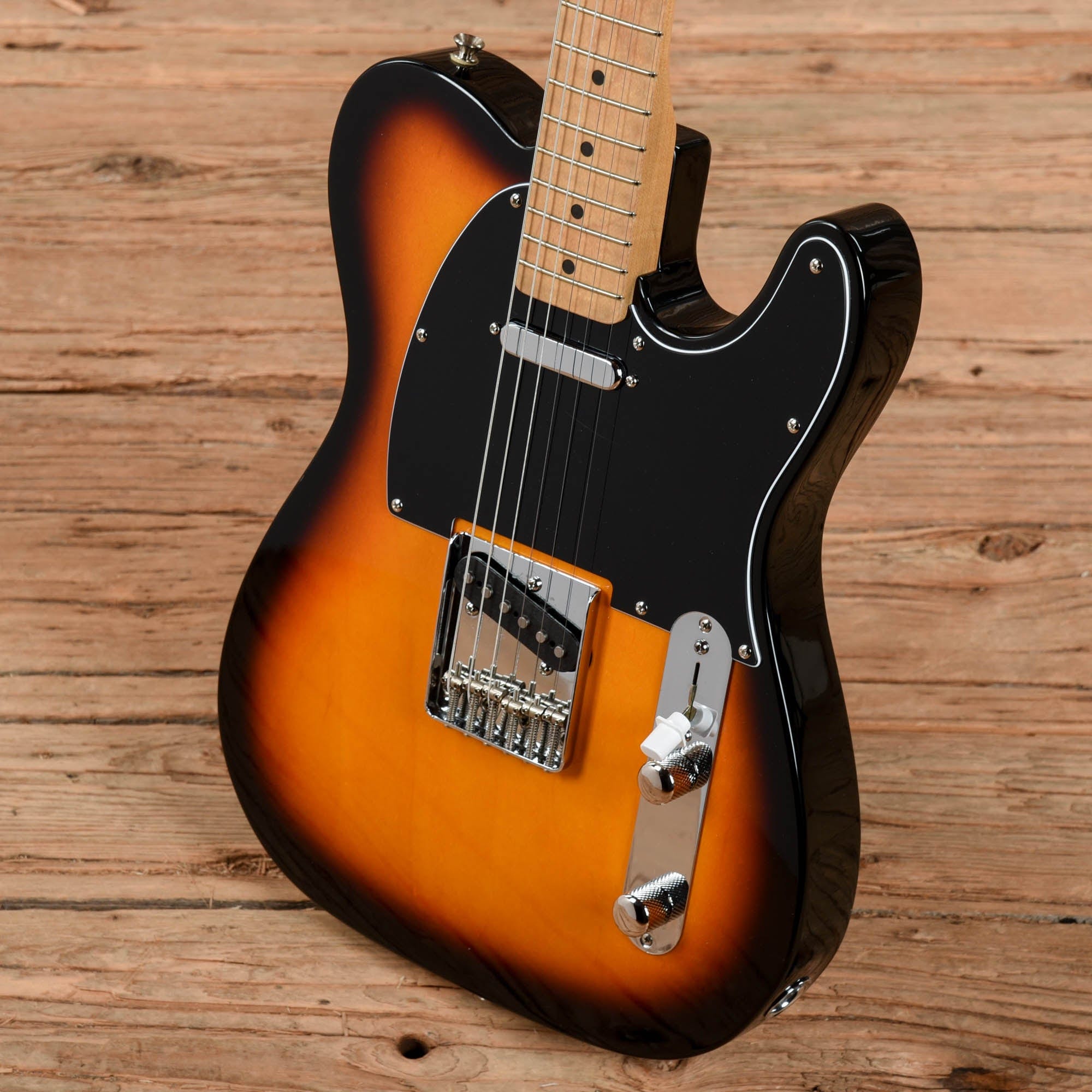 Fender Standard Telecaster Sunburst 2000 – Chicago Music Exchange