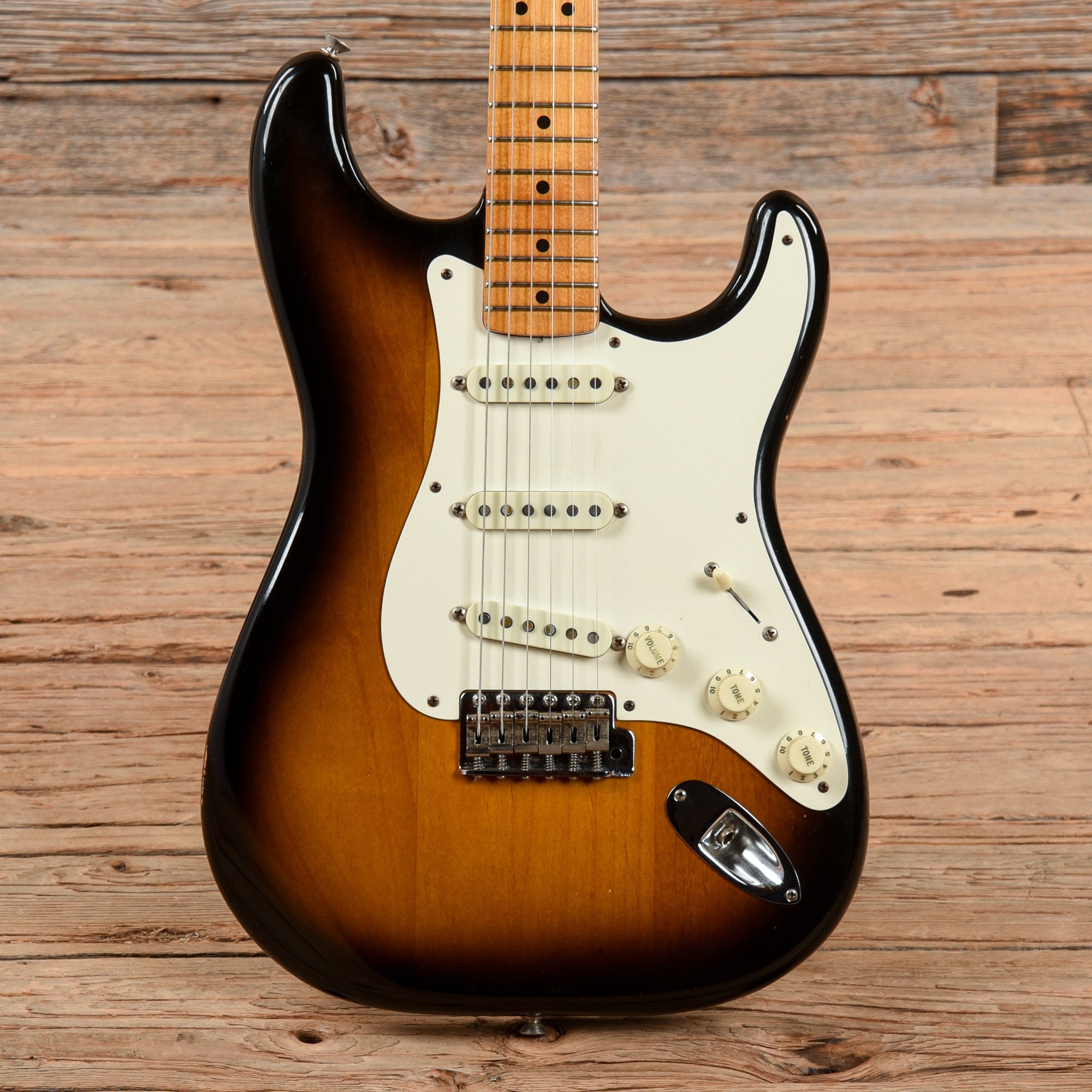 Fender Stratocaster Vintage Re-Issue 2 Color Sunburst 1982 – Chicago Music Exchange
