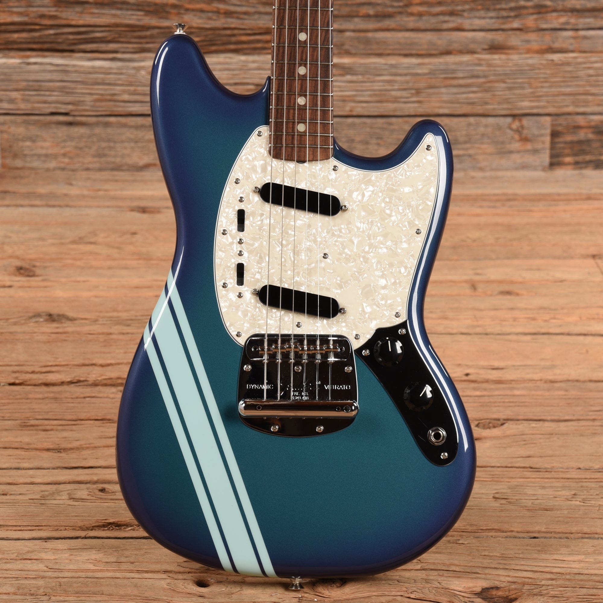 Fender Vintera II '70s Competition Mustang Competition Burgundy Blue 2 ...