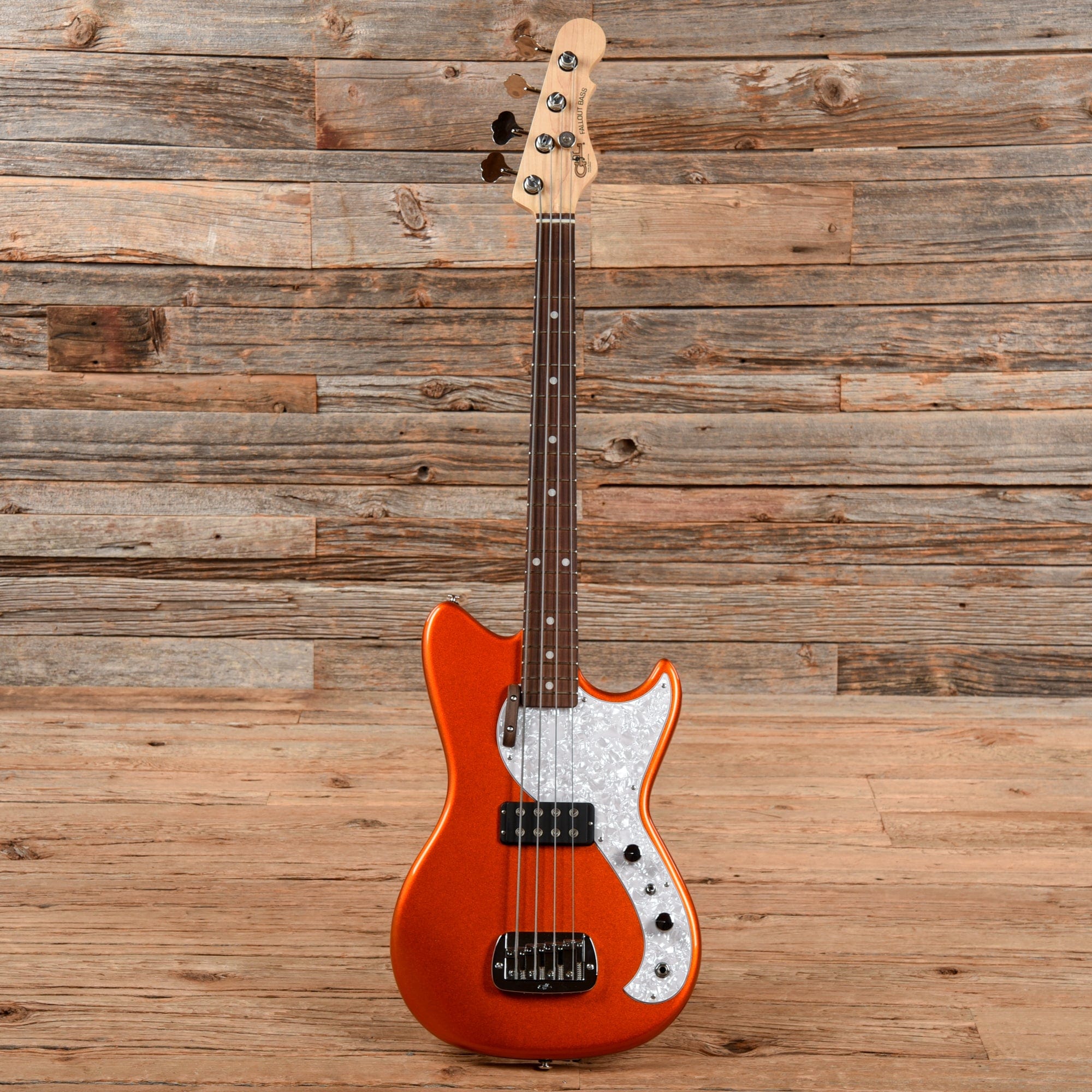 G&L USA Fallout Bass Orange Sparkle 2022 – Chicago Music Exchange