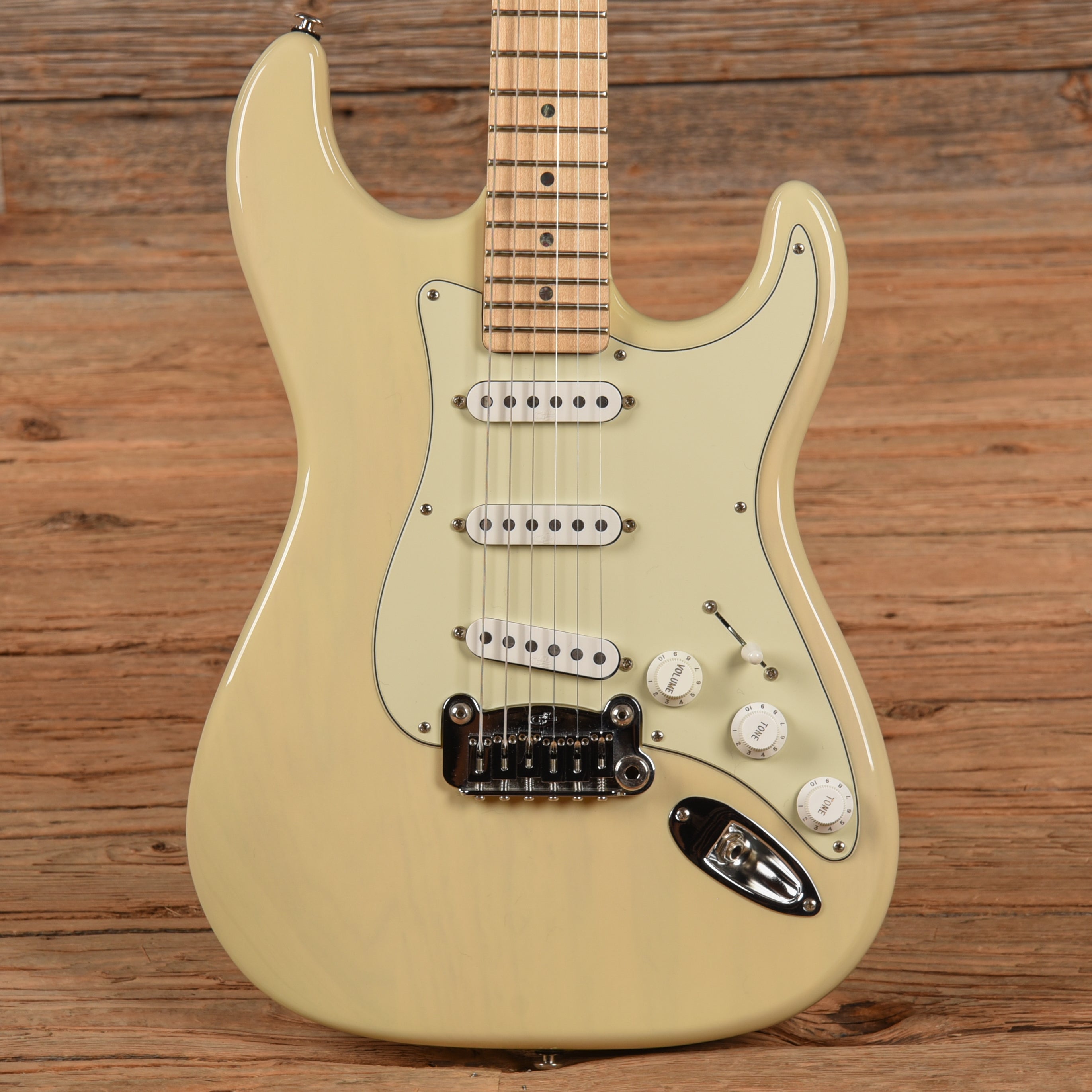 G&L USA Legacy Ash White Blonde 2009 – Chicago Music Exchange