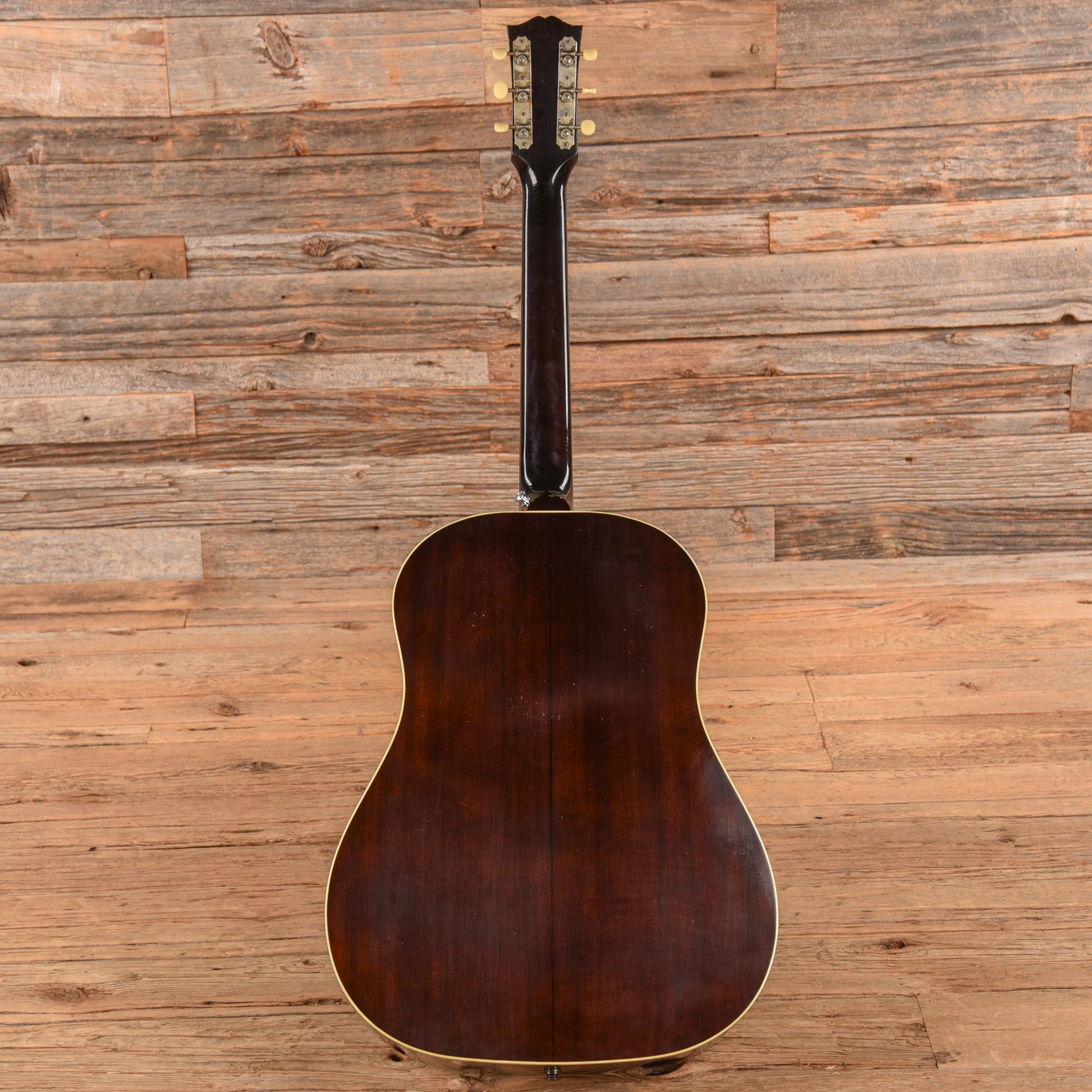 Gibson Murphy Lab Banner J-45 Sunburst 2025 – Chicago Music Exchange