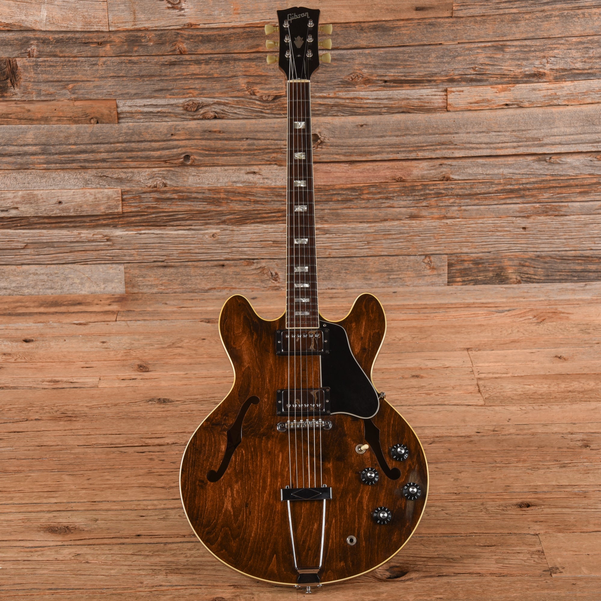 Gibson ES-335 Walnut 1971 – Chicago Music Exchange
