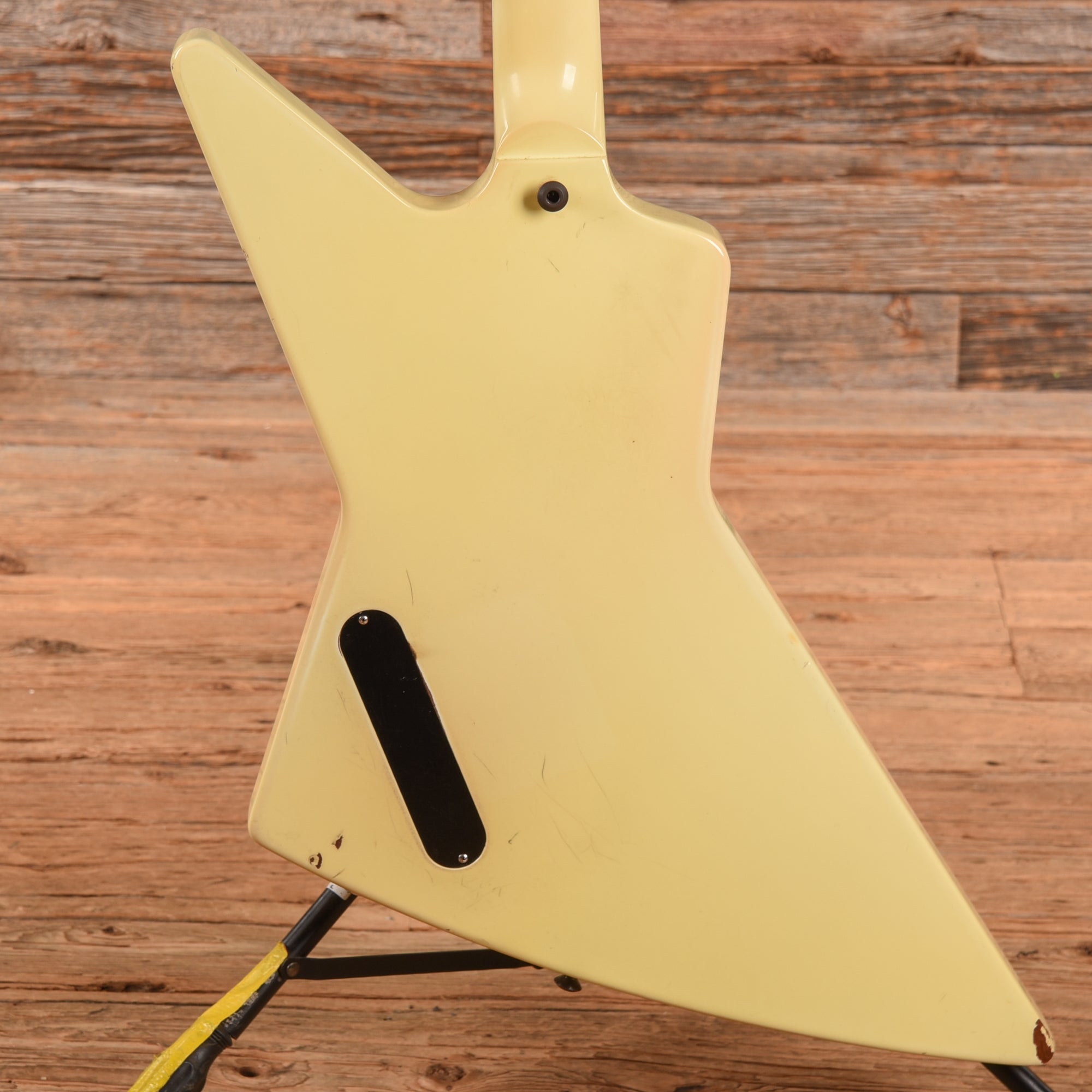 Gibson Explorer '76 White 2006 – Chicago Music Exchange